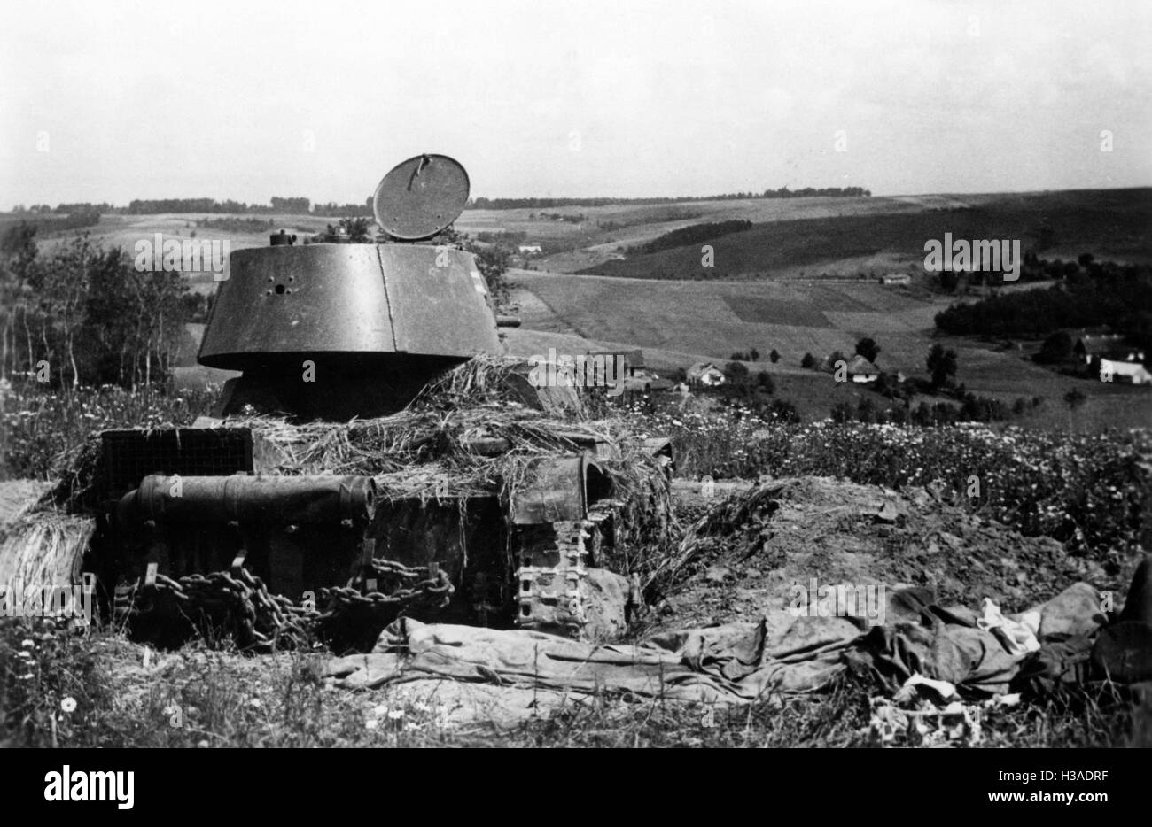 Destroyed tank hi-res stock photography and images - Alamy
