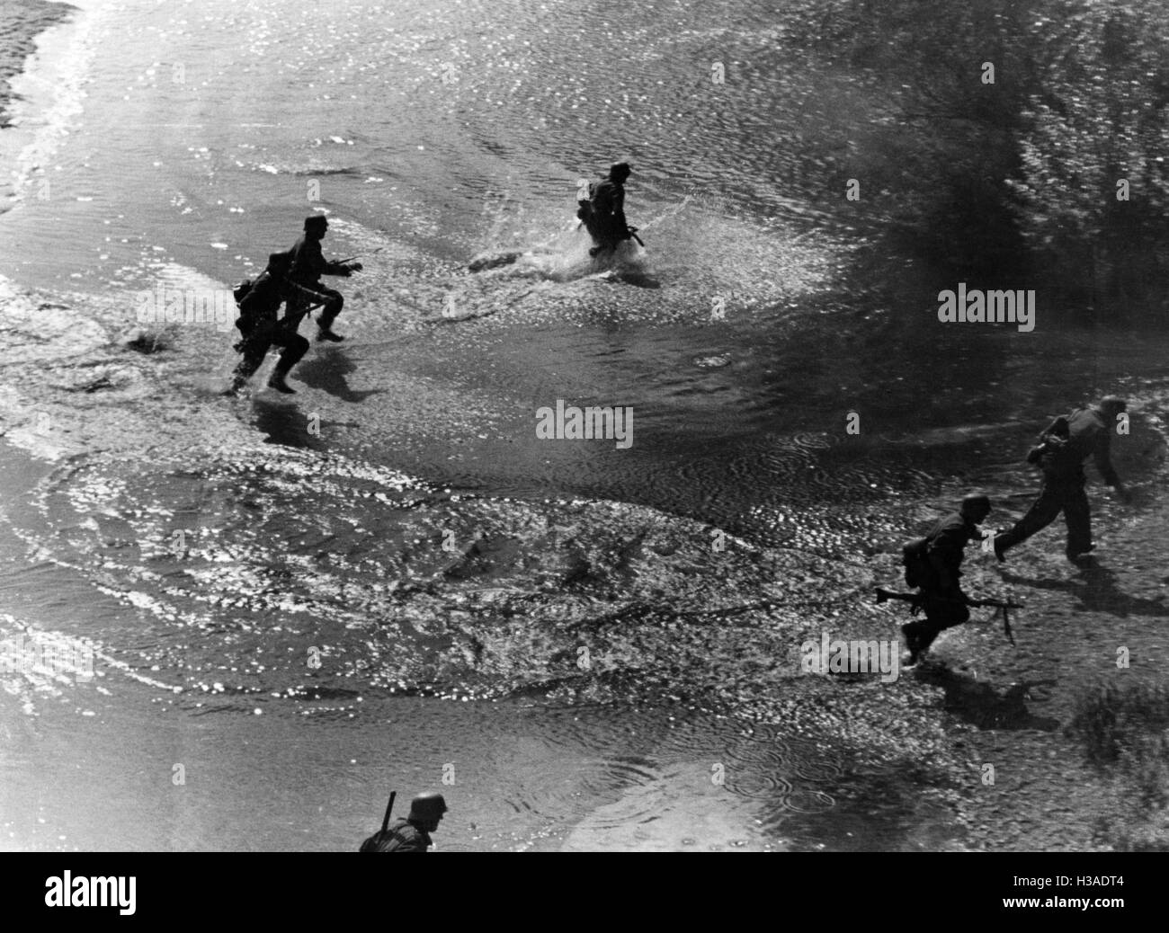 German infantry during an attack in Ukraine, 1941 Stock Photo - Alamy