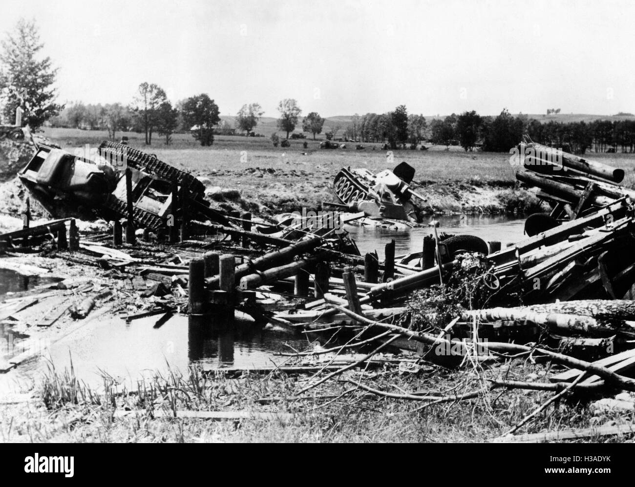 Attack luftwaffe stukas hi-res stock photography and images - Alamy