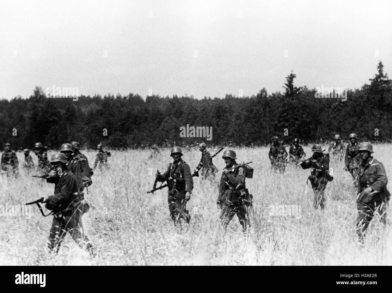 German infantry attack on the Eastern Front, 1941 Stock Photo - Alamy