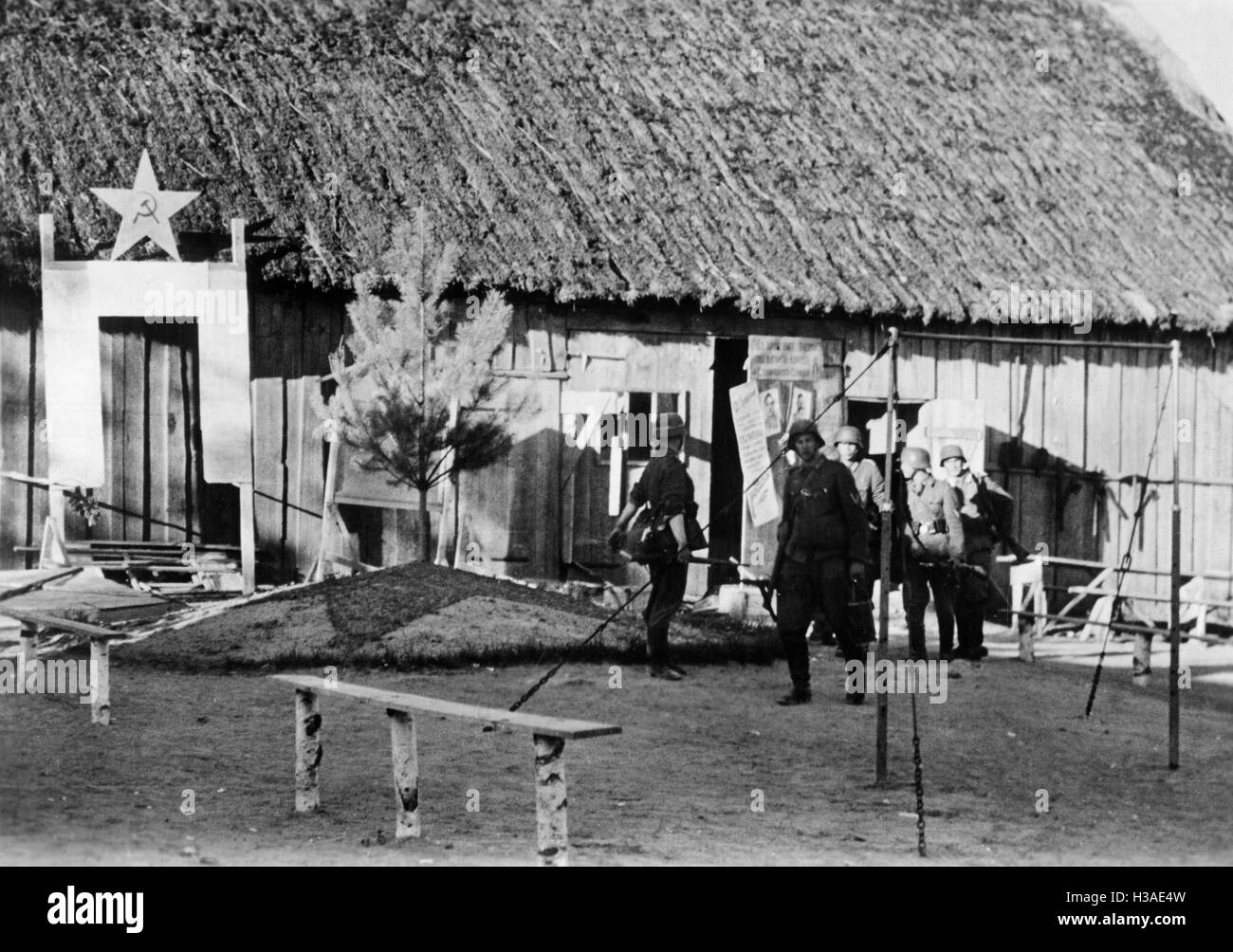 Troop accommodation hi-res stock photography and images - Alamy