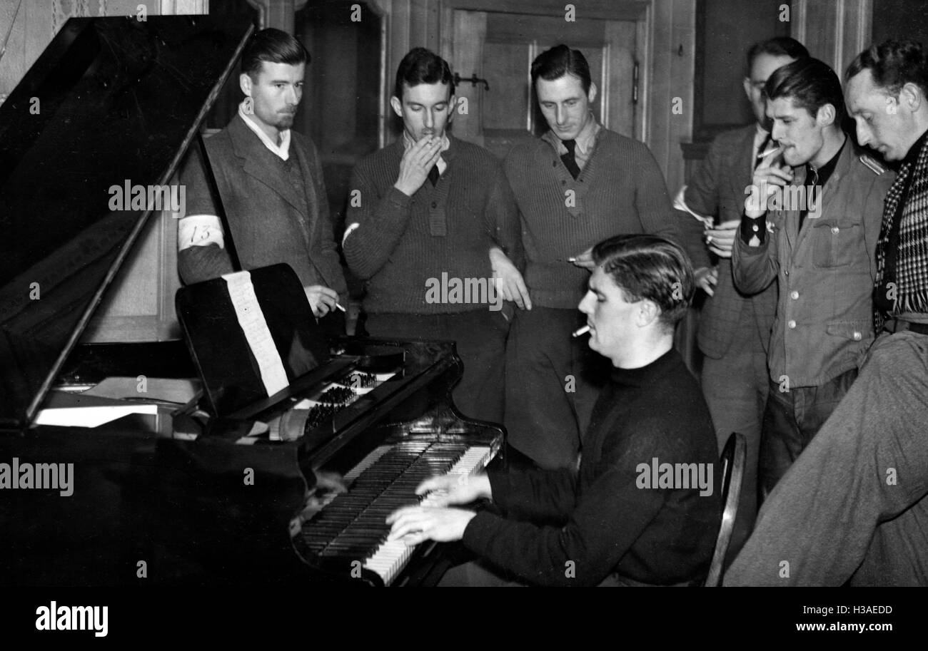 German officers wehrmacht hi-res stock photography and images - Alamy