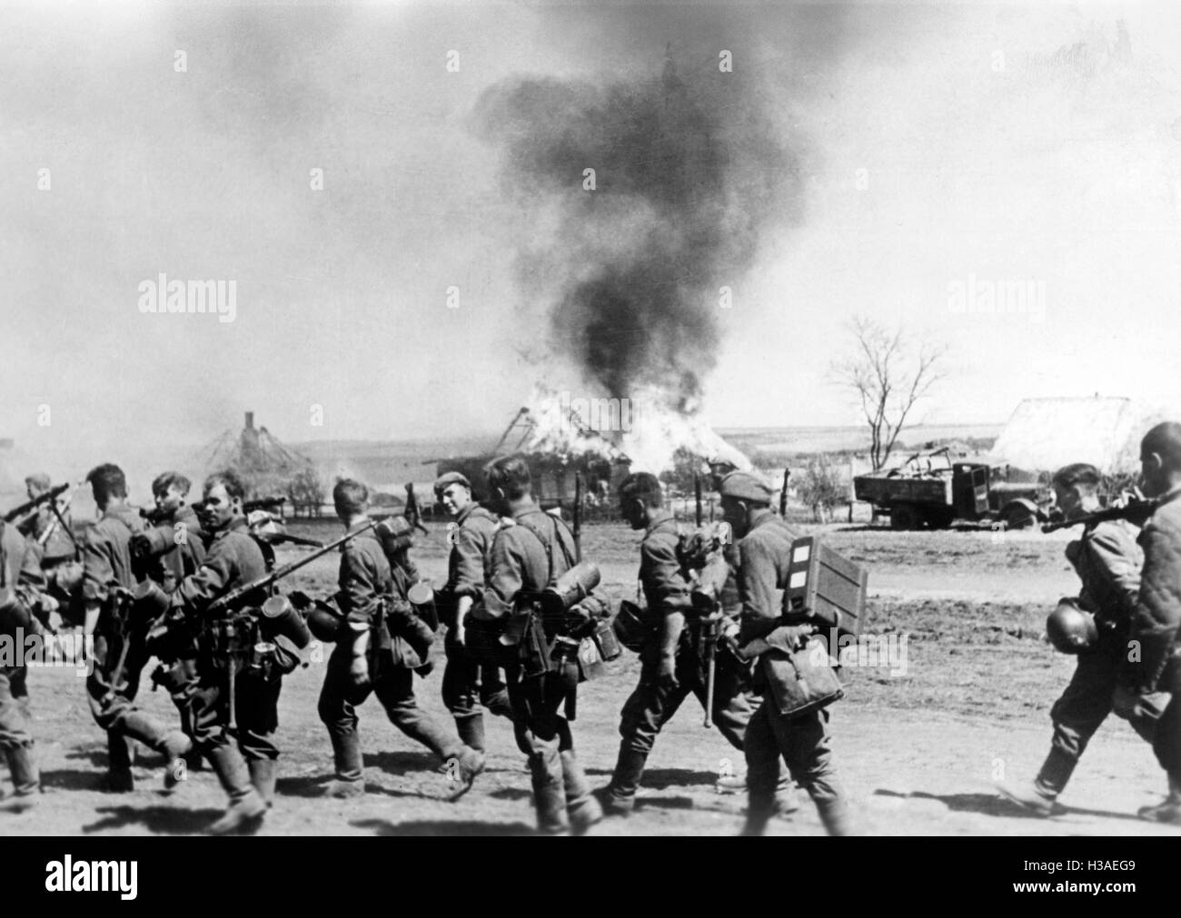 German infantrymen during the advance towards Stalingrad, May 1942 ...
