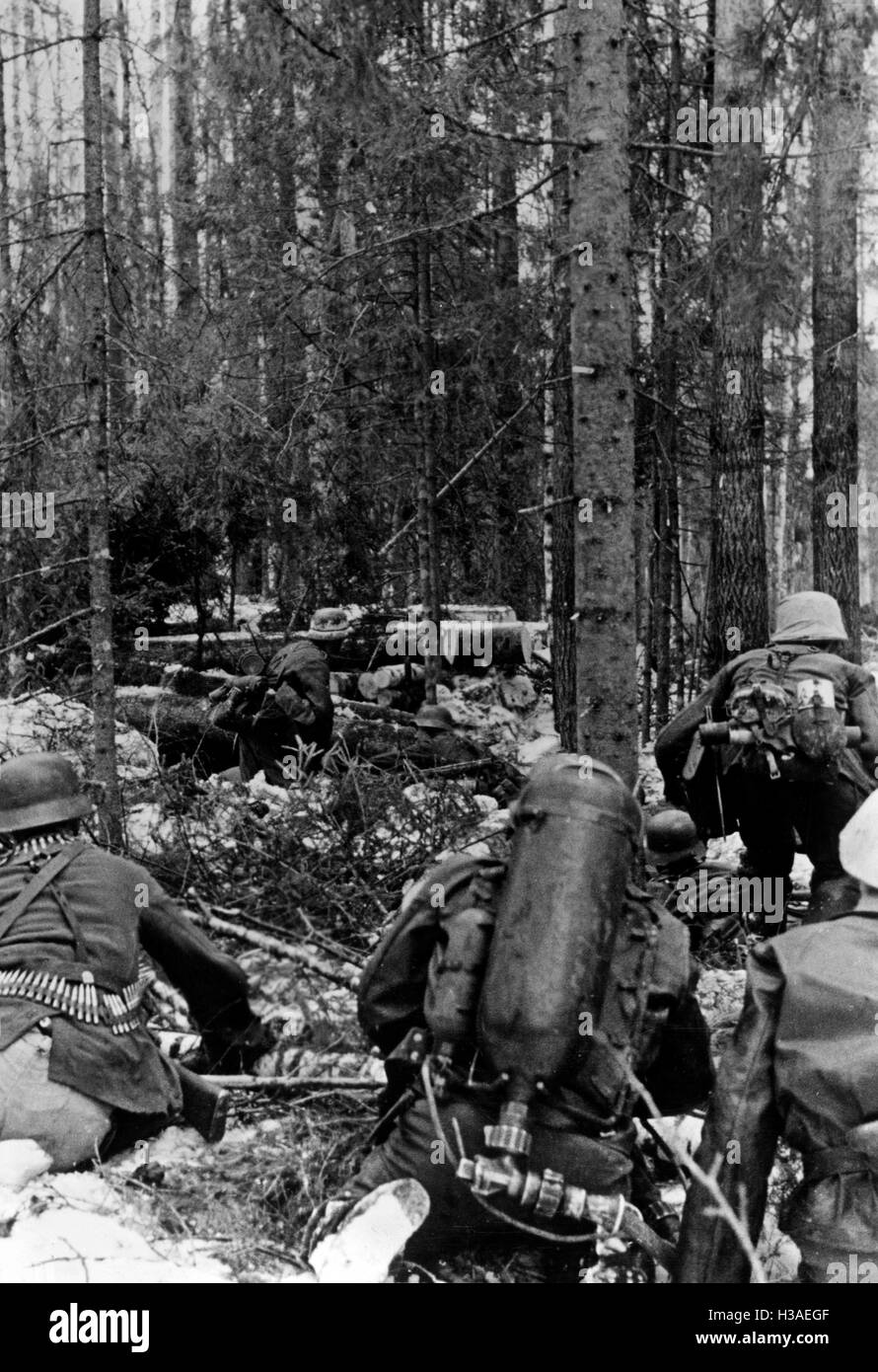 Wwii army camp hi-res stock photography and images - Alamy