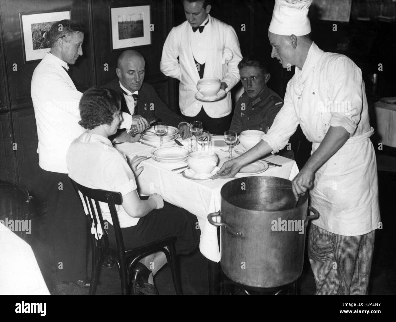 The soup nazi kitchen hi-res stock photography and images - Alamy