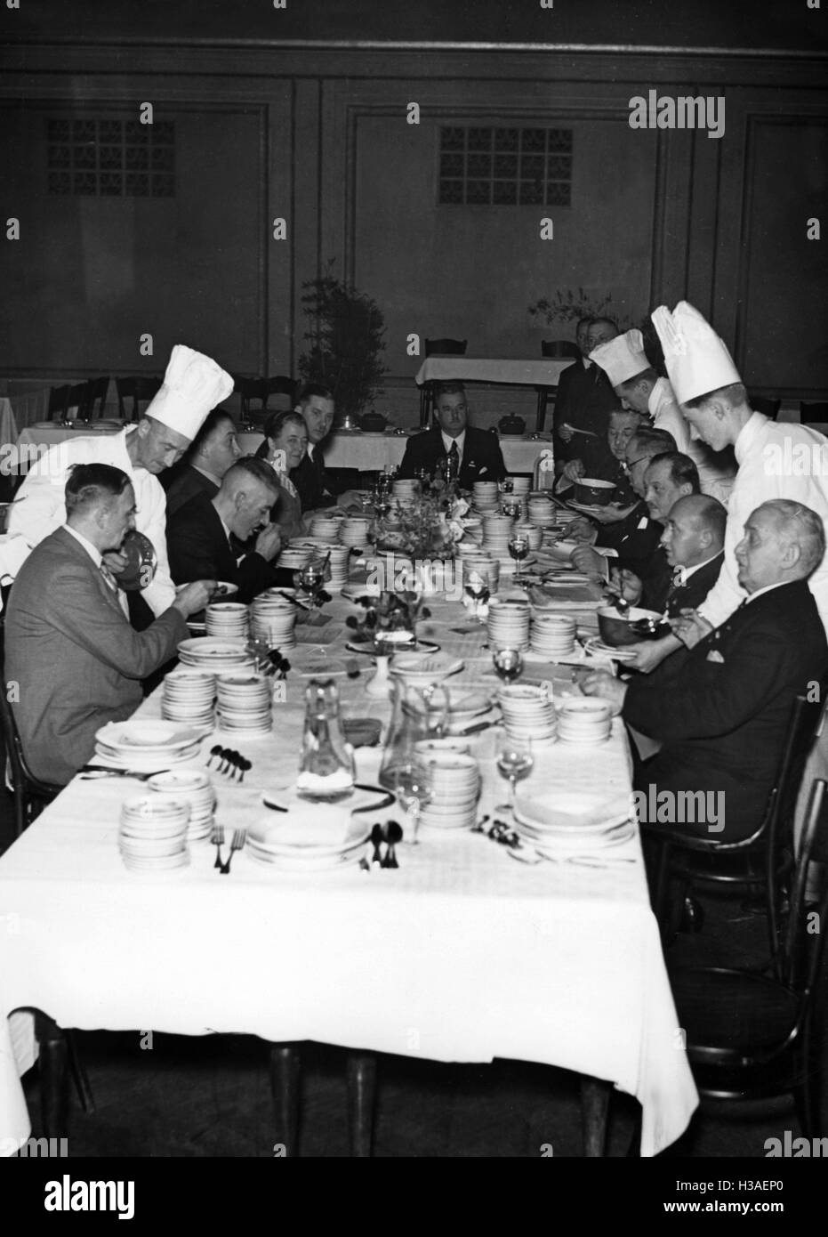 WHW stew competition in Berlin, 1936 Stock Photo - Alamy