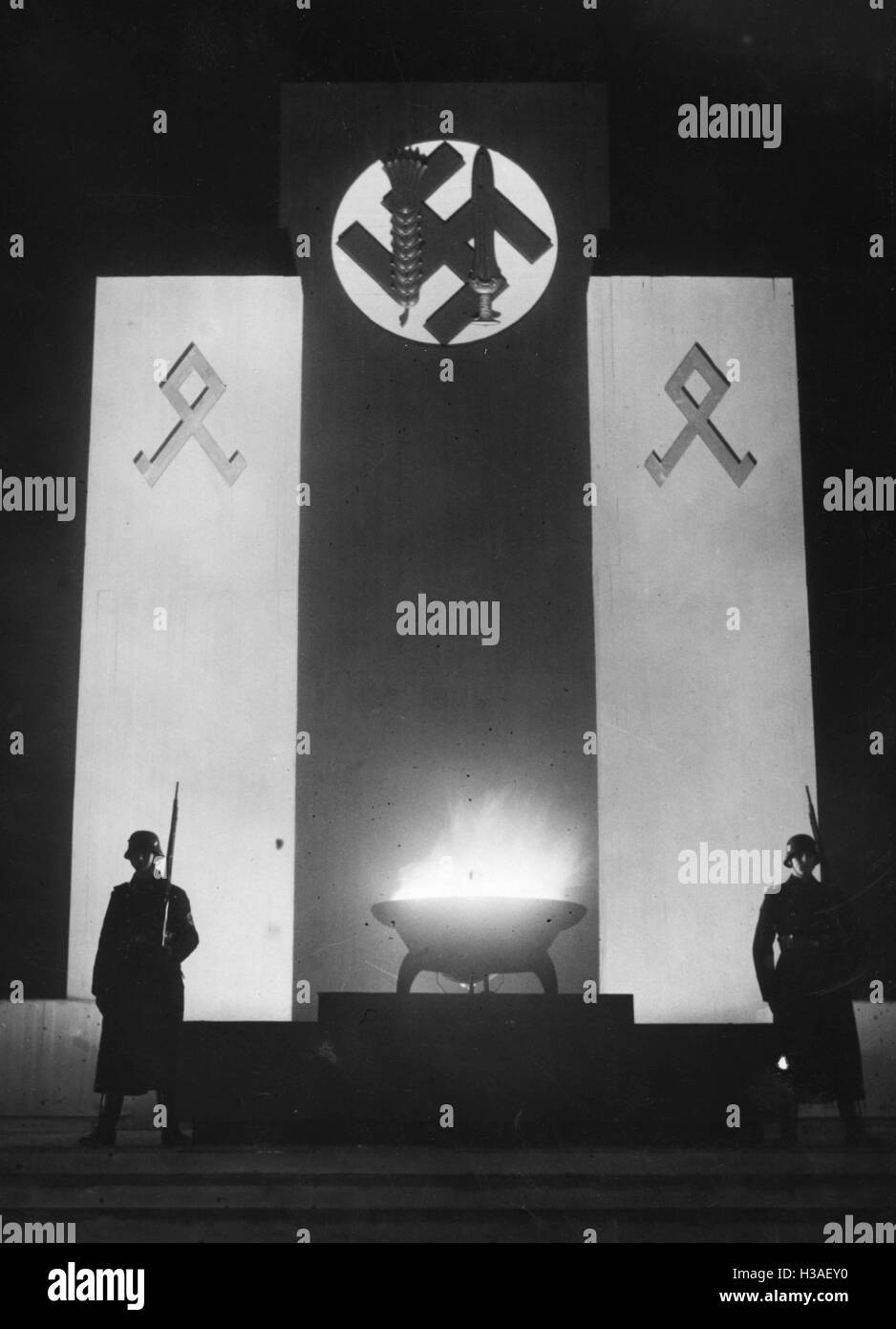 Nazi flag third reich Black and White Stock Photos & Images - Alamy