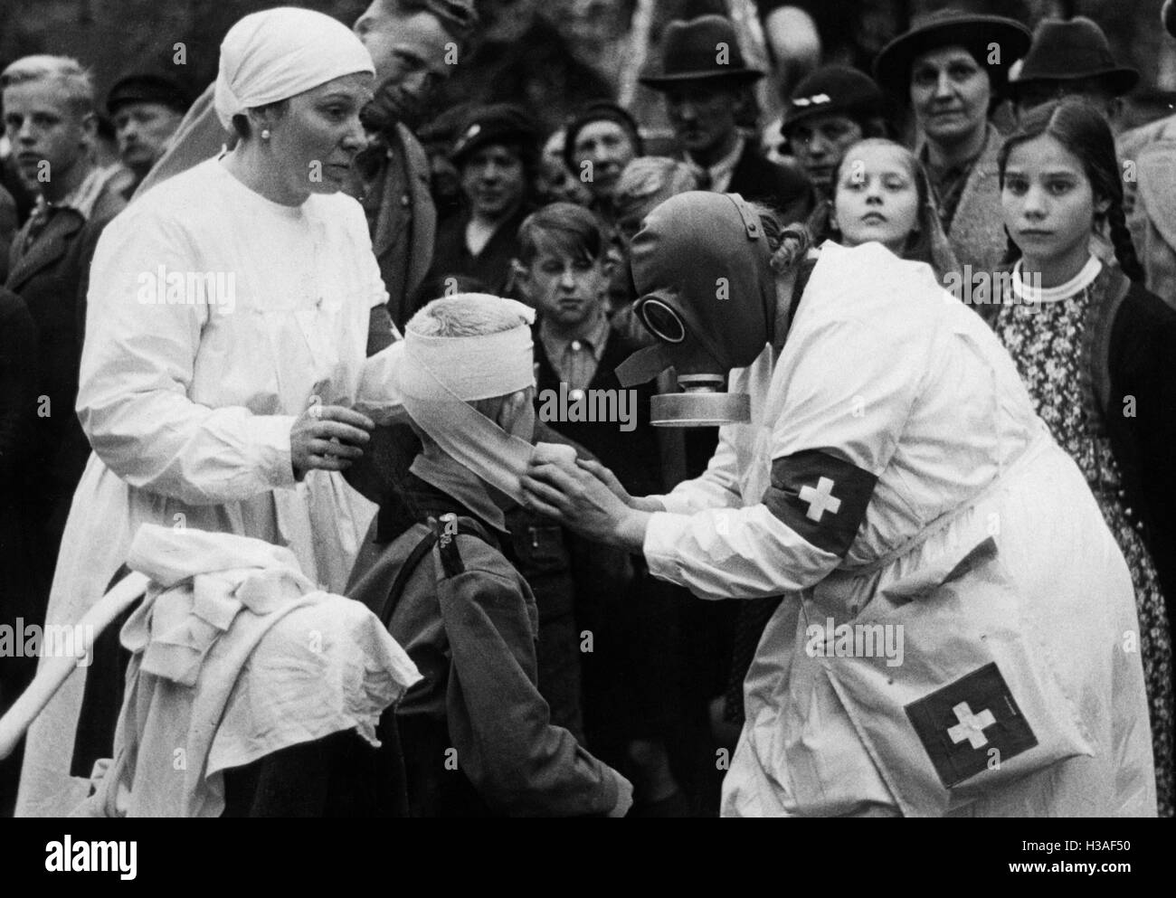 Hitler mask hi-res stock photography and images - Alamy