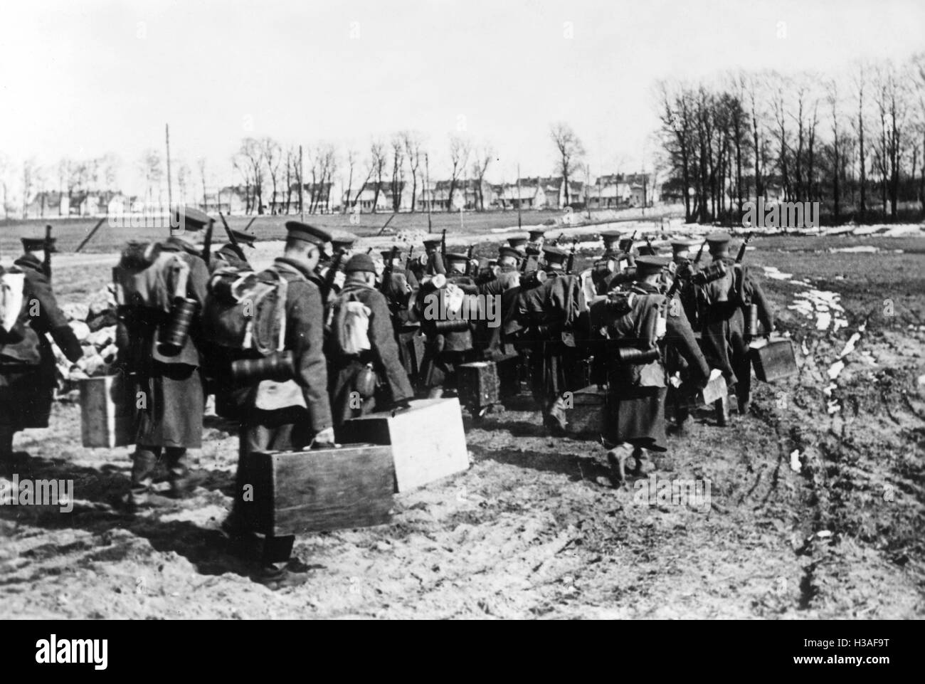 The Lithuanian army leaves Memel, 1939 Stock Photo - Alamy