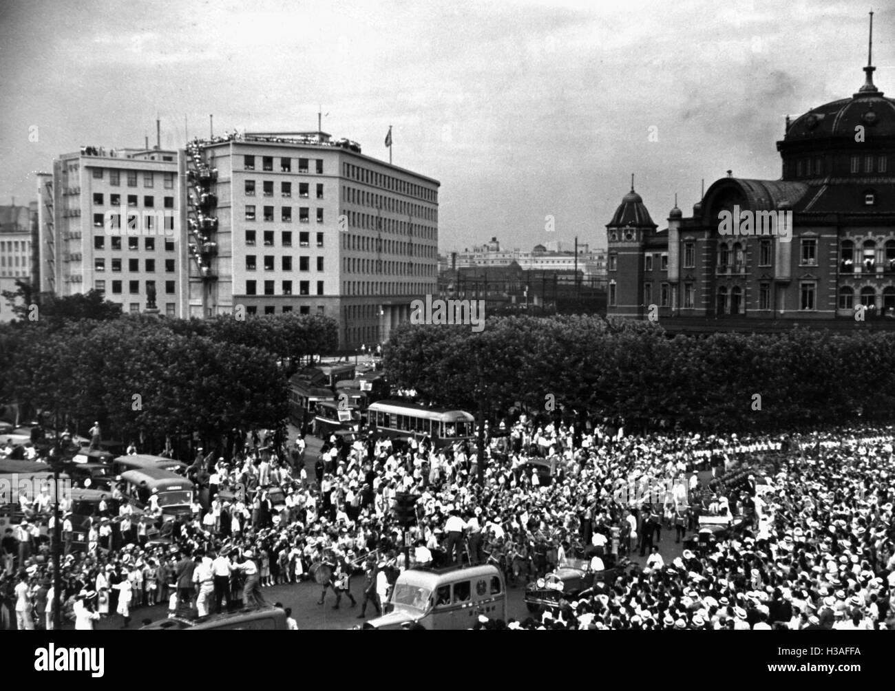 HJ members march through Tokyo, 1938 Stock Photo - Alamy