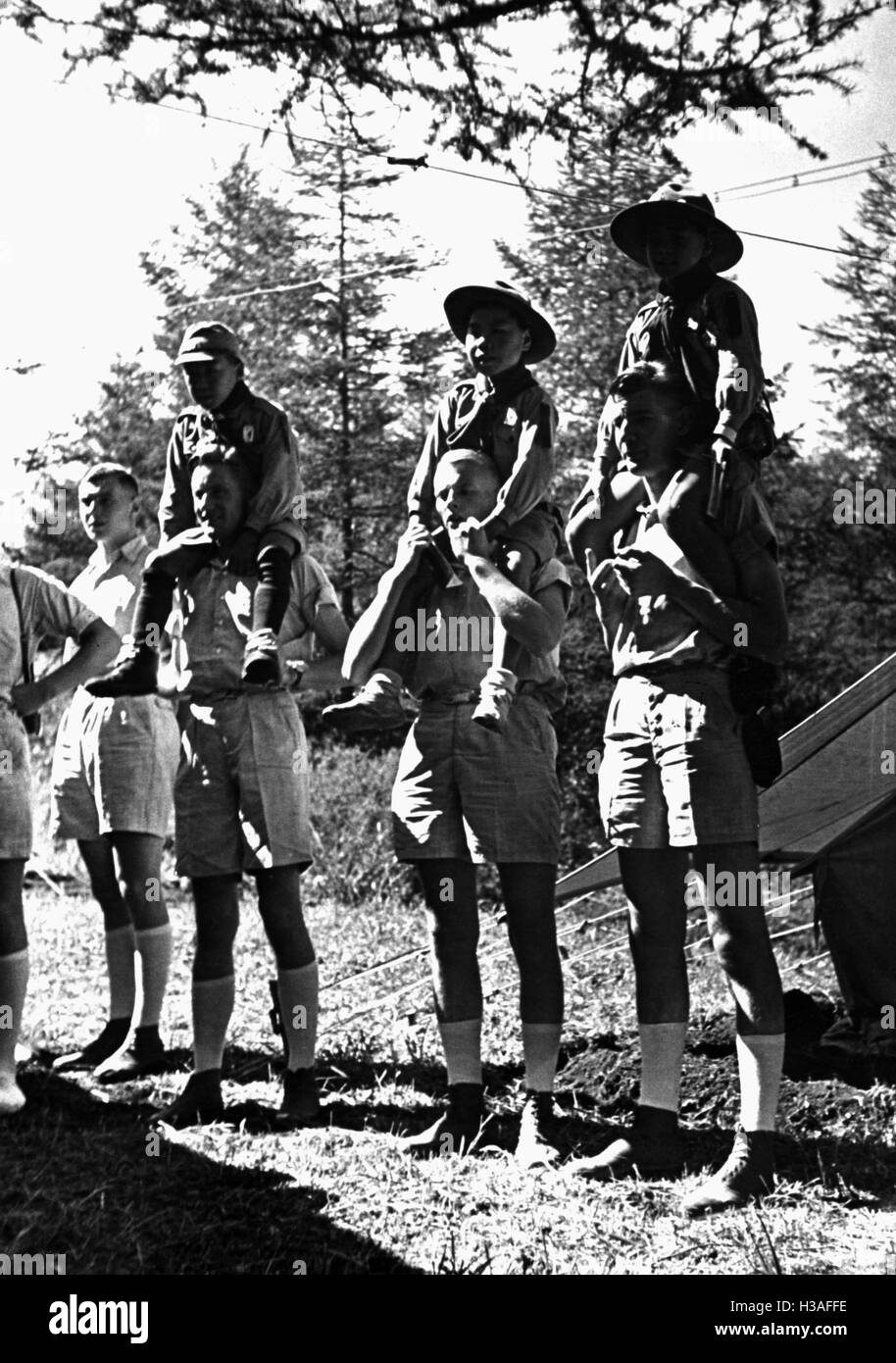 HJ members with Japanese scouts on the Fuji, 1938 Stock Photo - Alamy