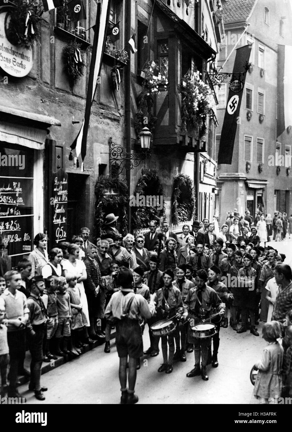 Youth corps hi-res stock photography and images - Alamy