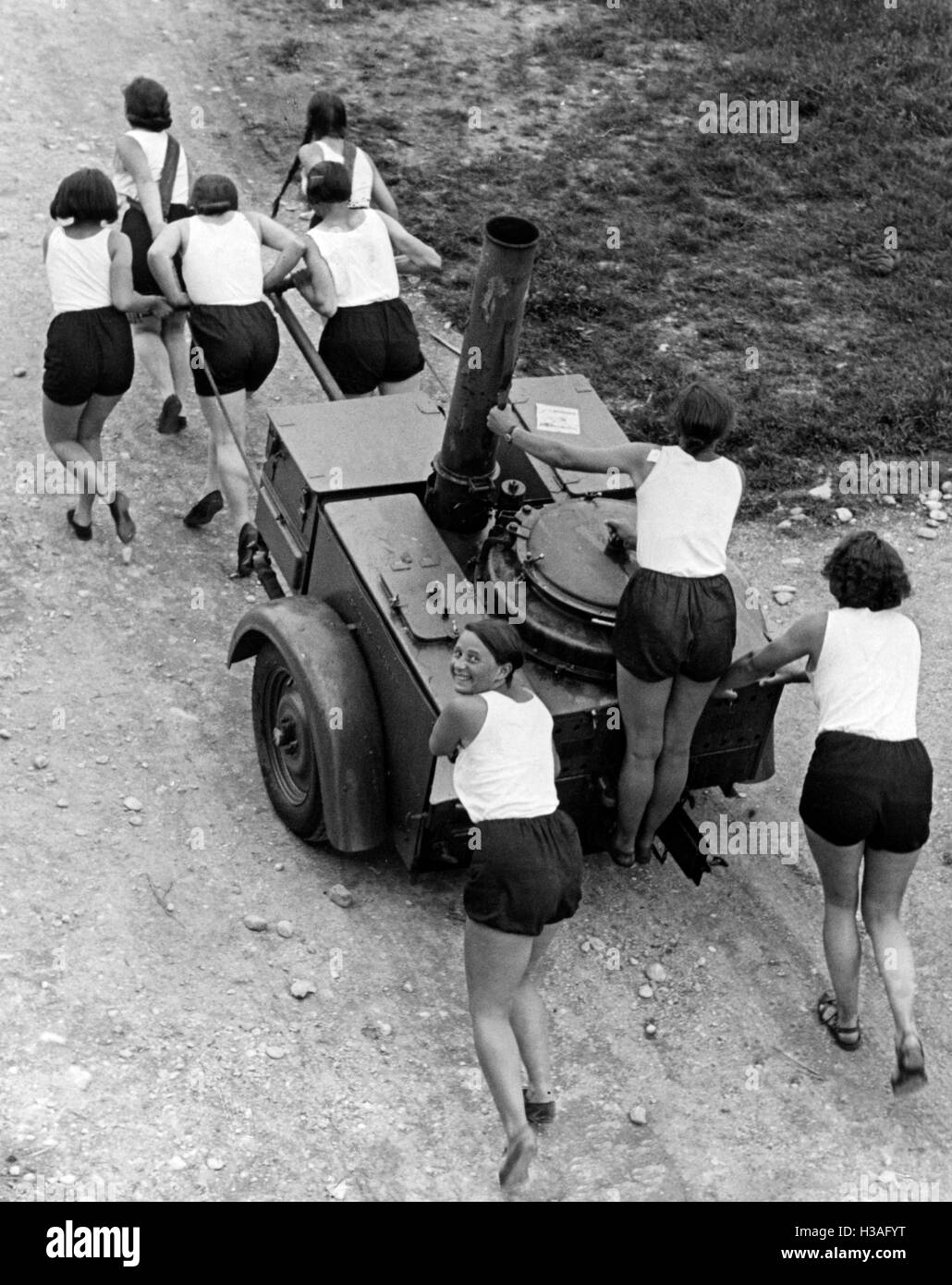 German field kitchen hi-res stock photography and images - Alamy