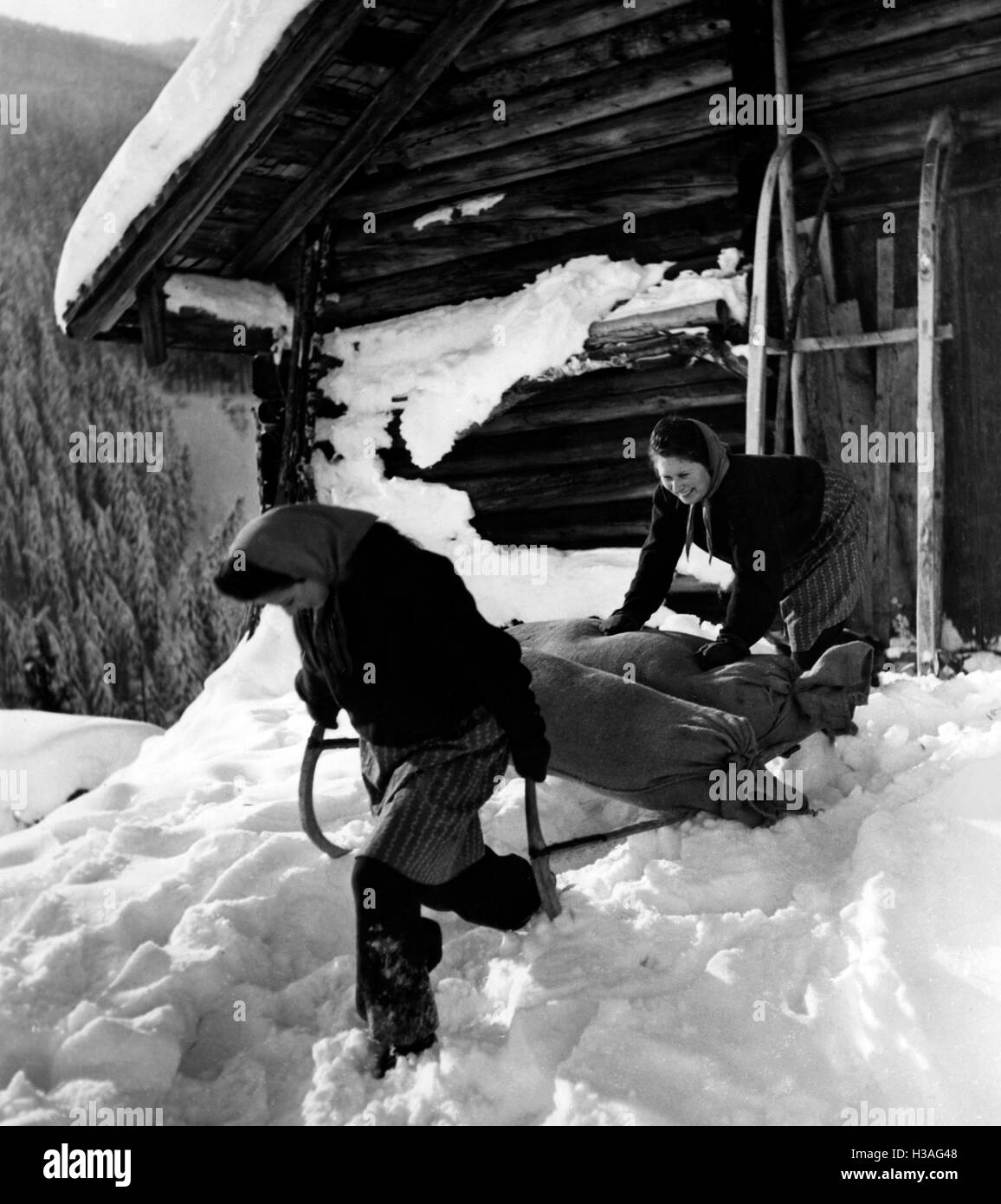 1942 year hi-res stock photography and images - Alamy