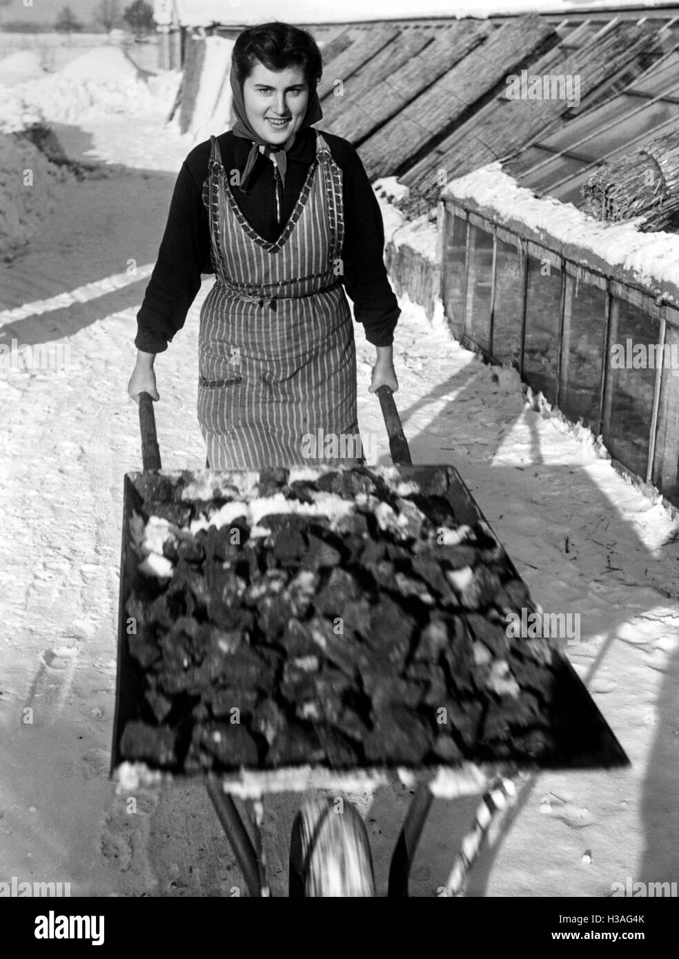 Winter 1940 hi-res stock photography and images - Alamy