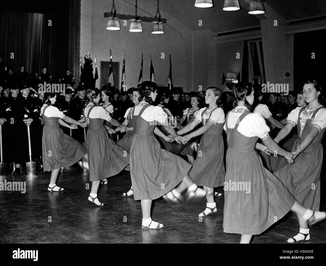 Dance hall girls hi-res stock photography and images - Alamy
