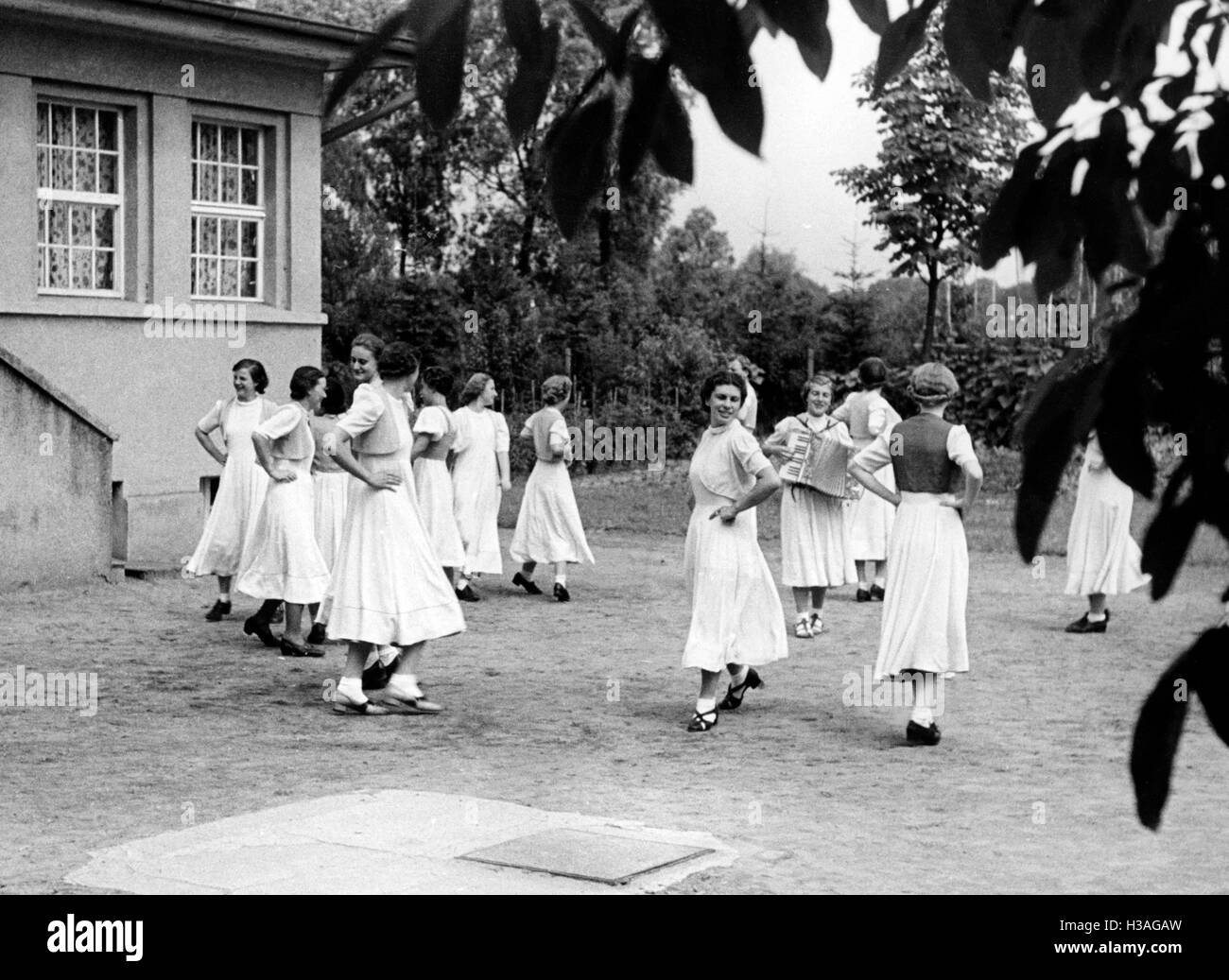 Summer camp of the BDM-Werk Glaube und Schoenheit (BDM-Work, Faith and ...