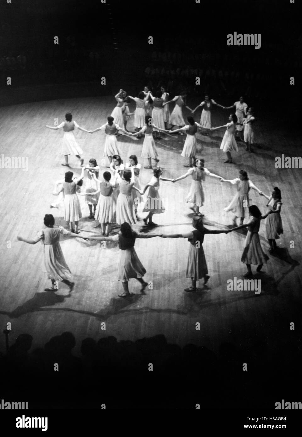 The league of german girls bund deutscher madel hi-res stock ...