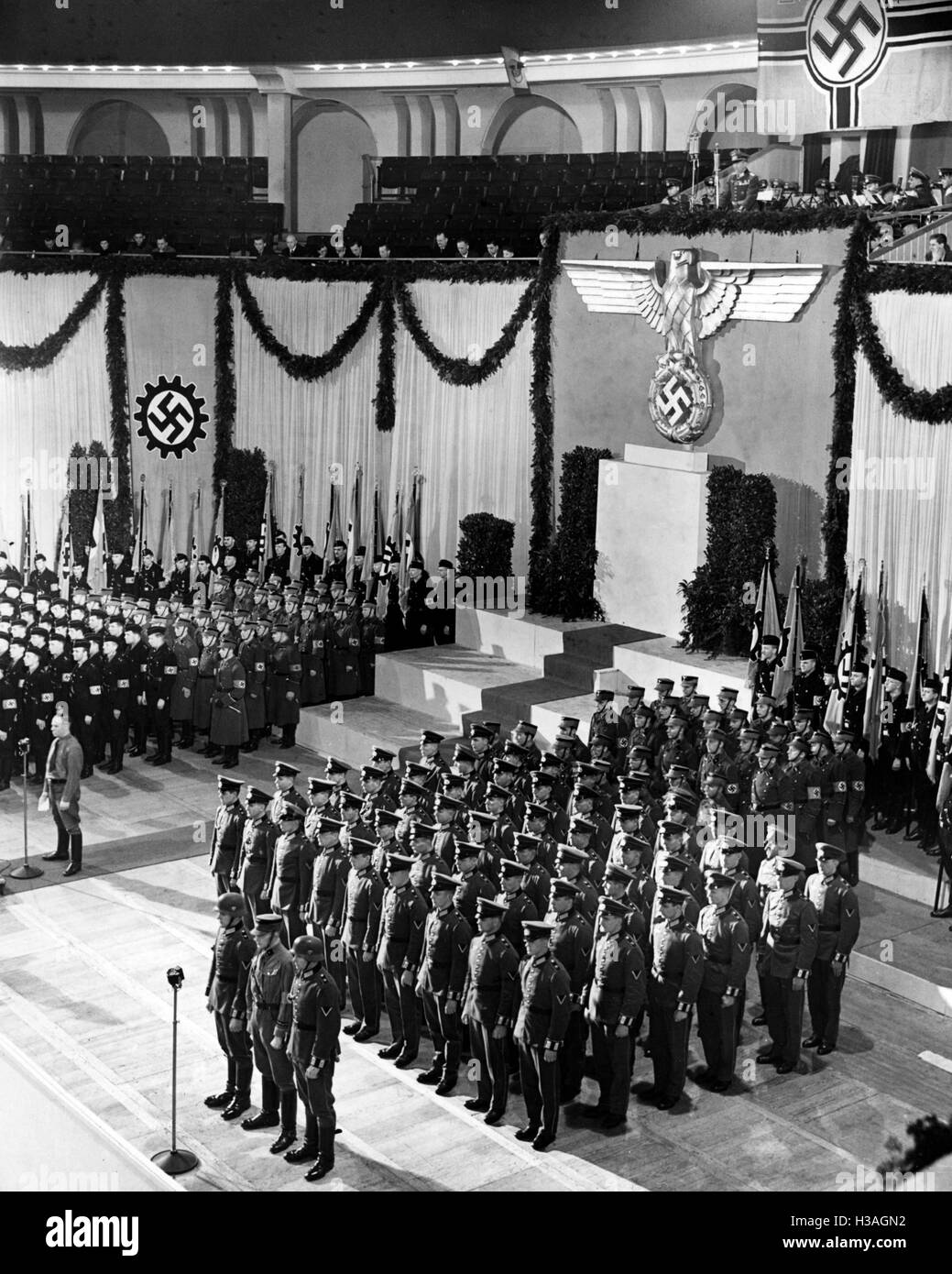 Sports event Black and White Stock Photos & Images - Alamy