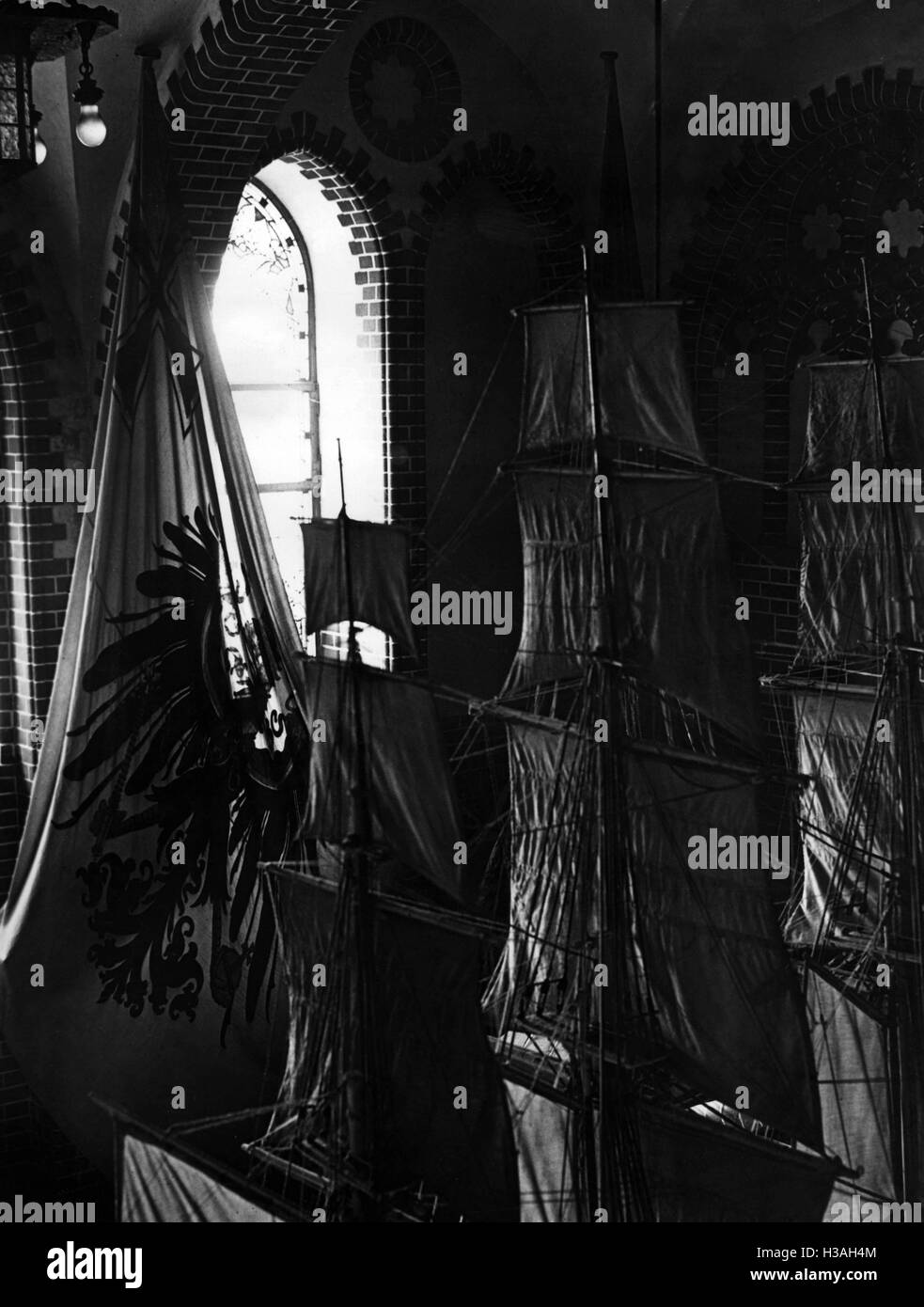 Naval academy building Black and White Stock Photos & Images - Alamy