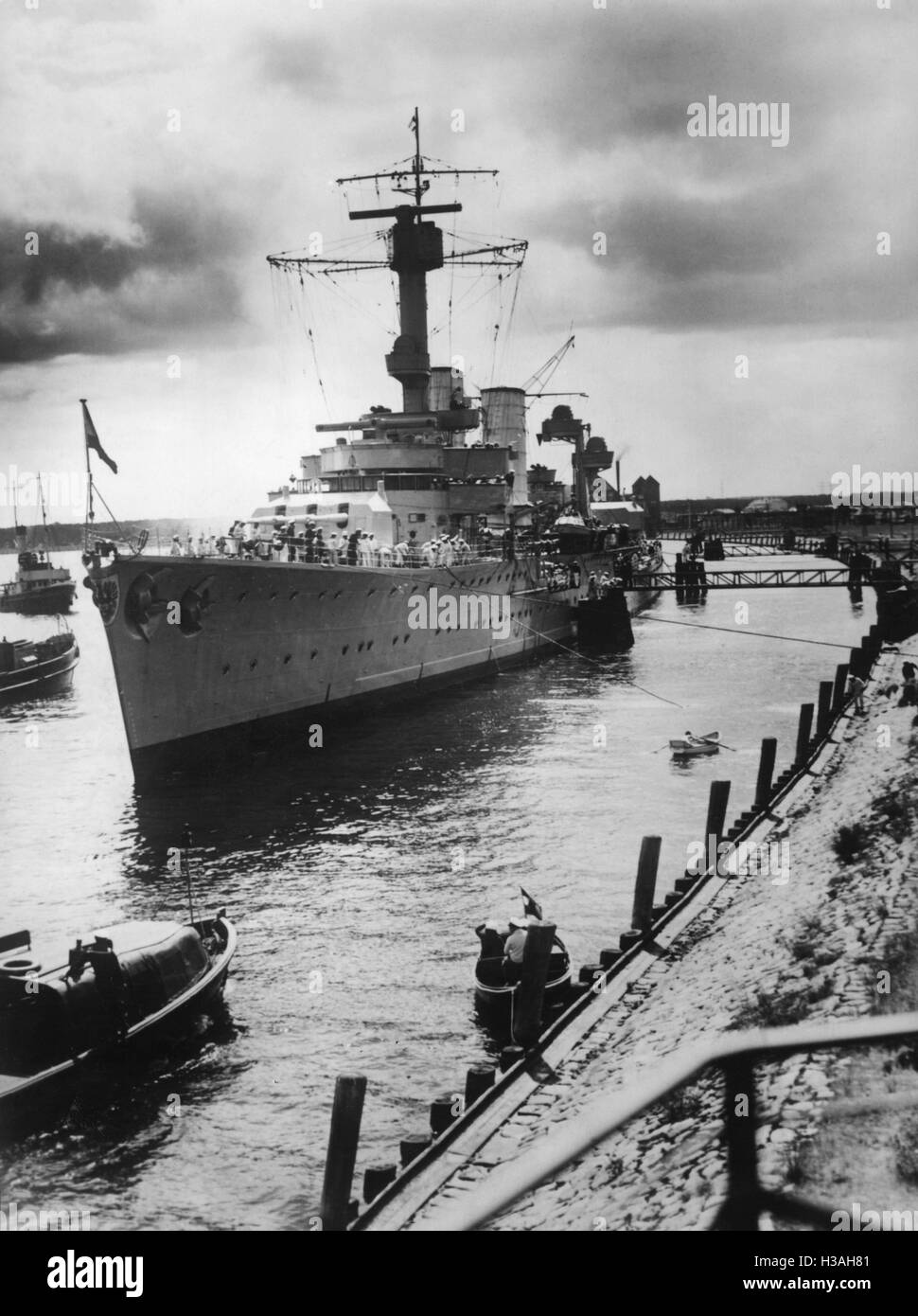 In winter sea port Black and White Stock Photos & Images - Alamy