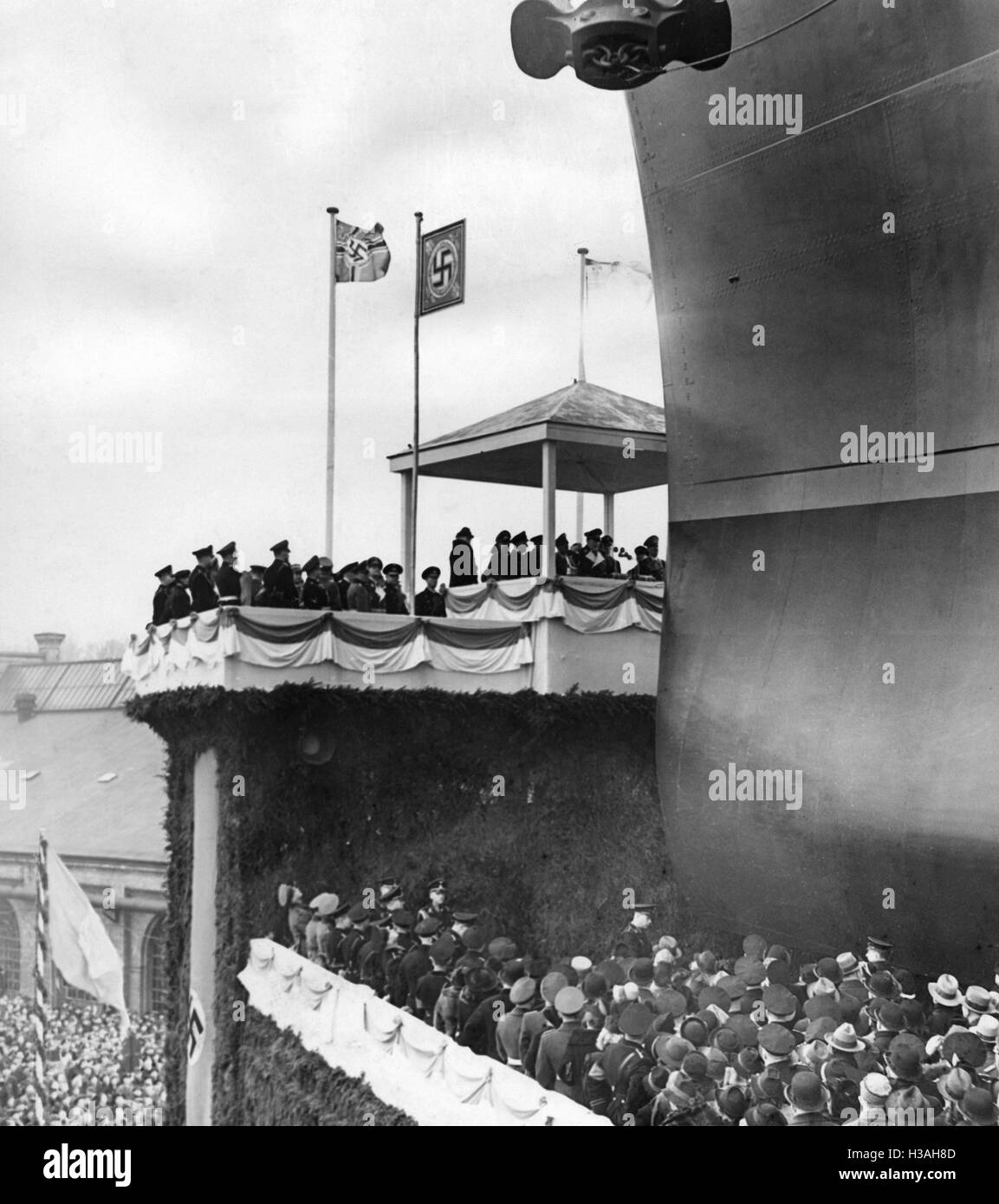 "Launching of the ""Graf Zeppelin"" in Kiel, 1938 Stock Photo - Alamy