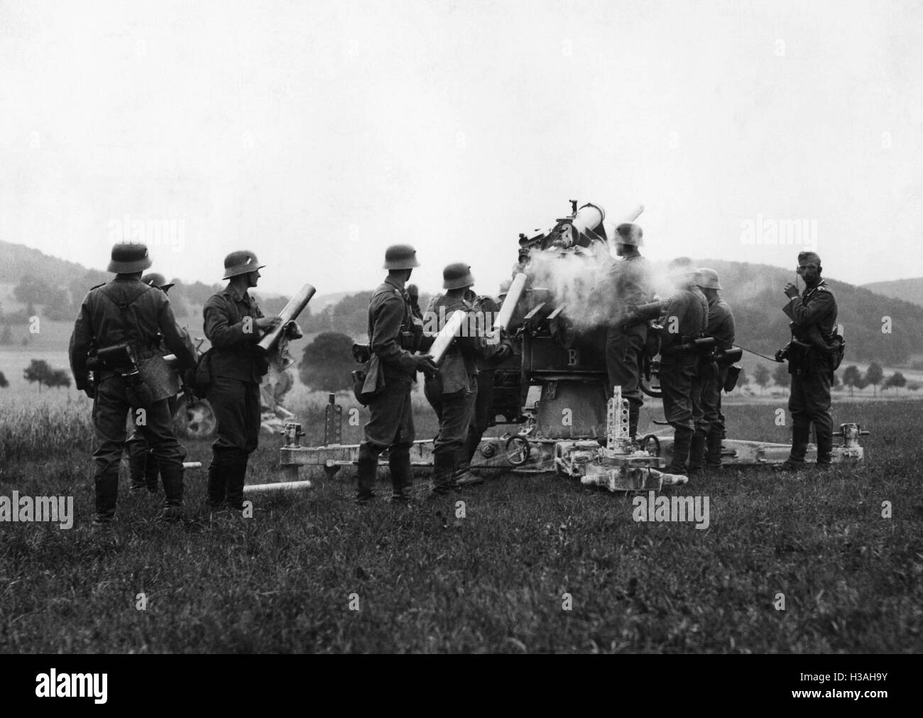 German anti aircraft gun hi-res stock photography and images - Alamy