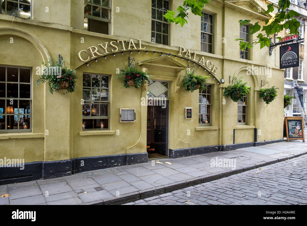 Pub bar bath hi-res stock photography and images - Alamy