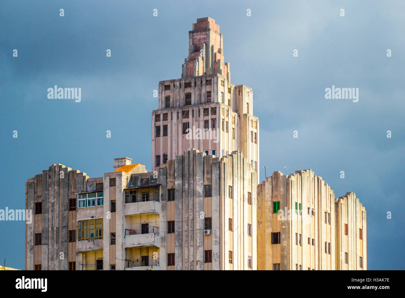Tallest building in cuba hi-res stock photography and images - Alamy