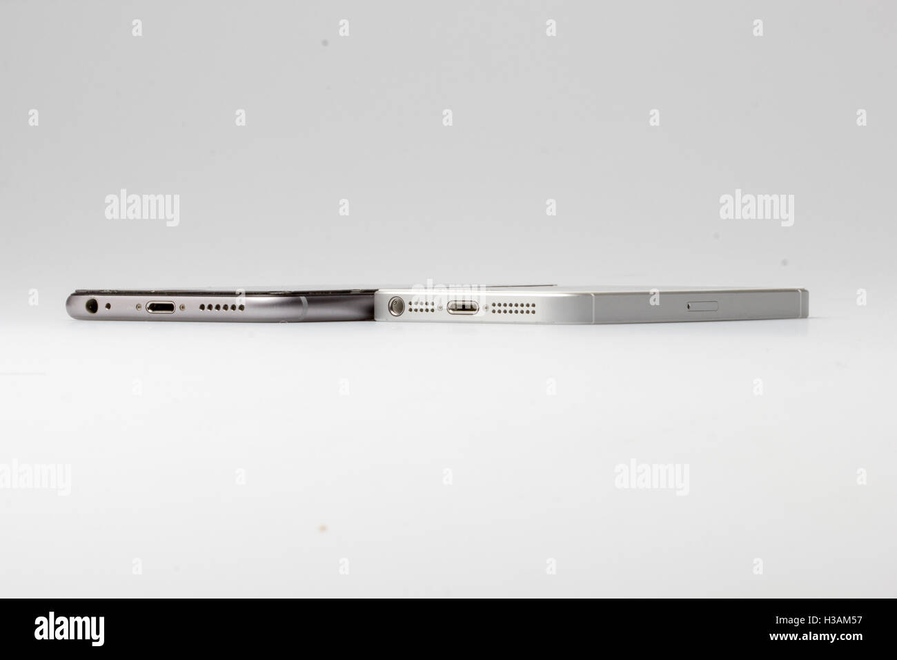 Iphone bottom side hi-res stock photography and images - Alamy