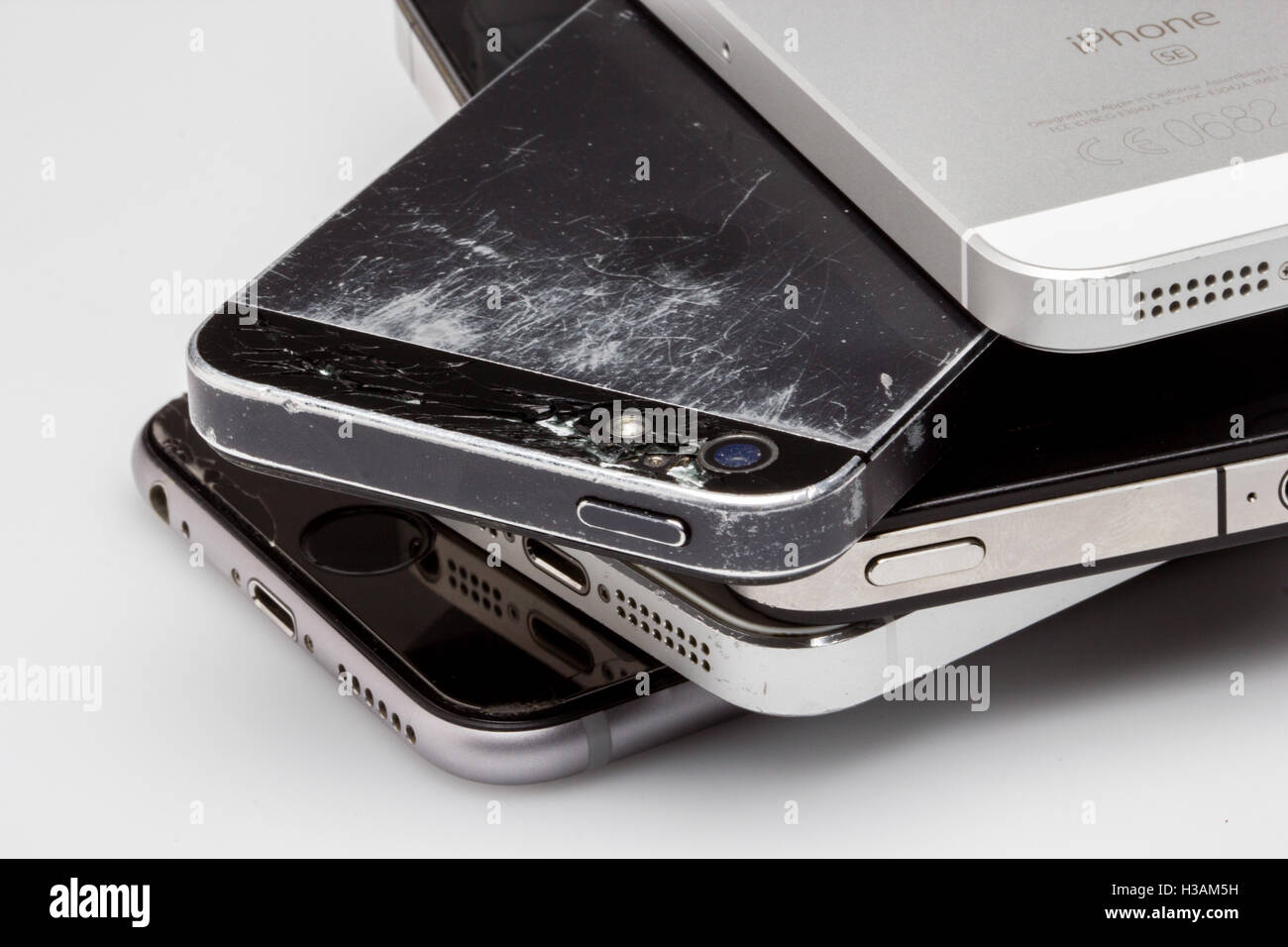 modern smartphone industry: monotony experimentation with materials ...