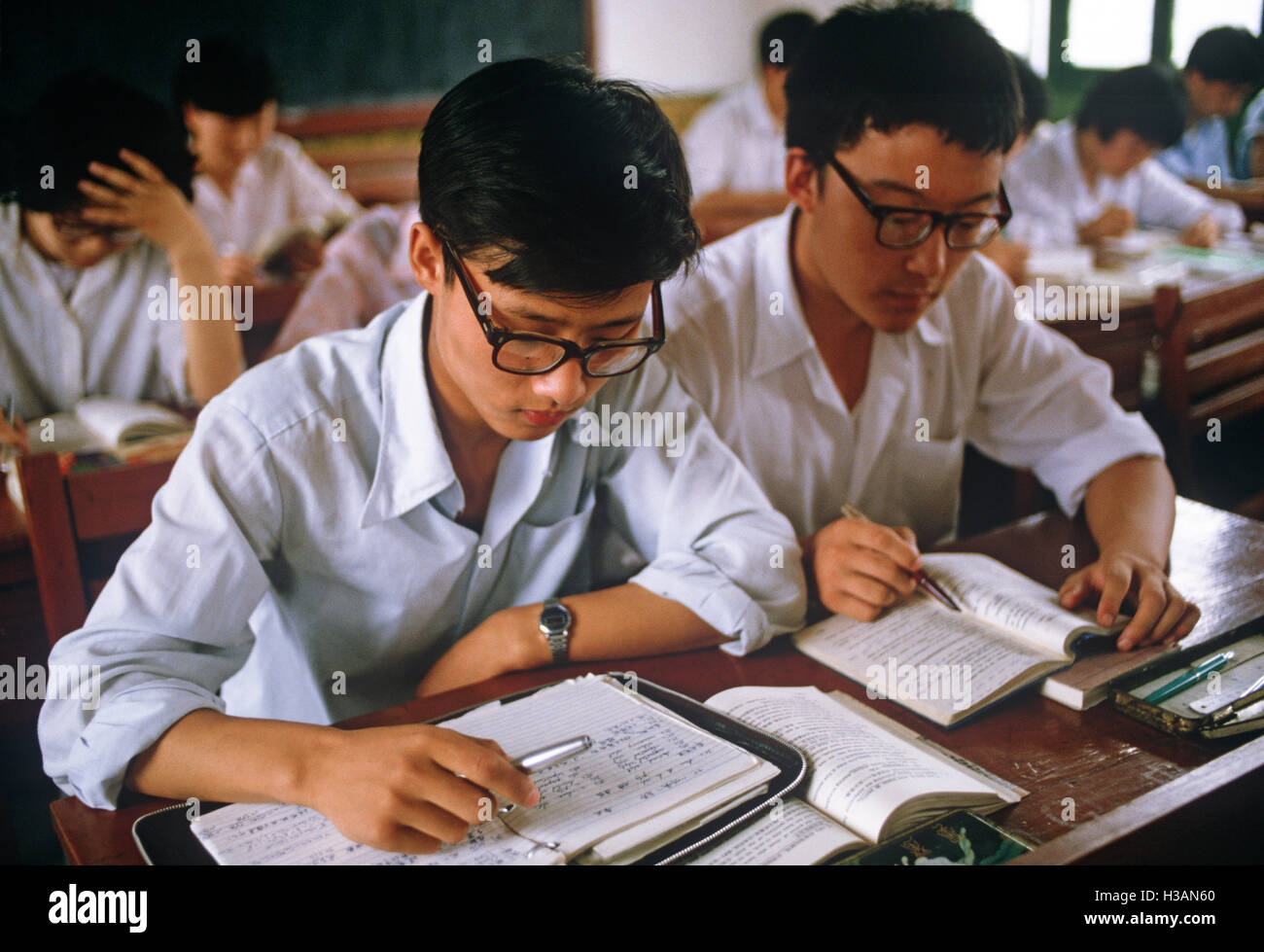 Chinese middle school students in Nanjing, Jiangsu Province, China ...