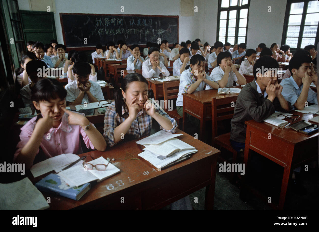 1980s chinese student hi-res stock photography and images - Alamy