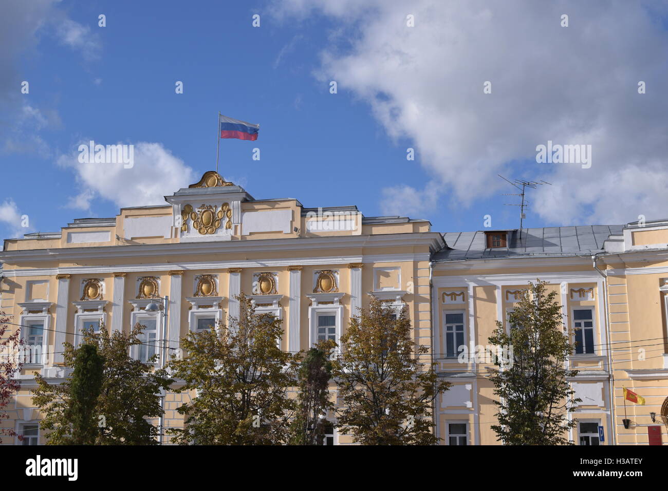 Detail of building with Russian flag in Tver, Russia Stock Photo - Alamy