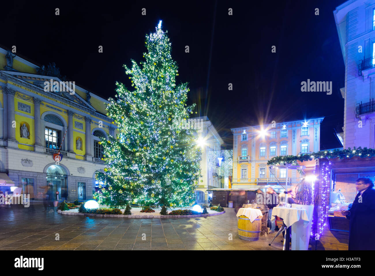 Lugano piazza riforma hi-res stock photography and images - Alamy