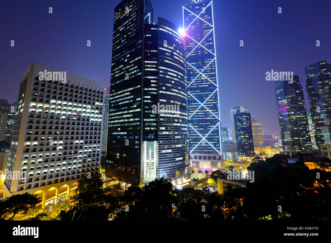 Office building at night Stock Photo - Alamy
