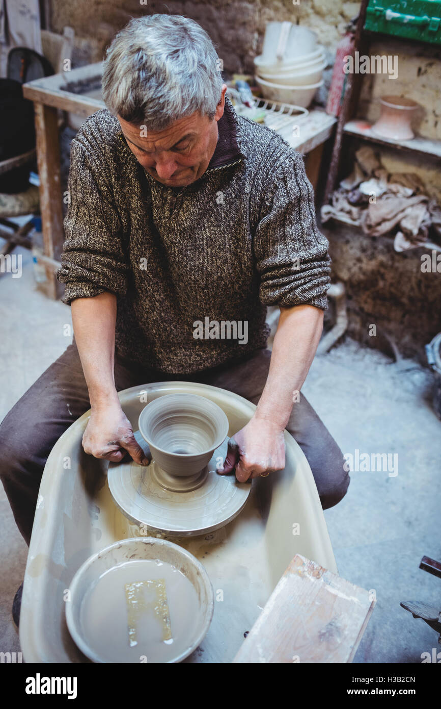 Man making pot hi-res stock photography and images - Alamy