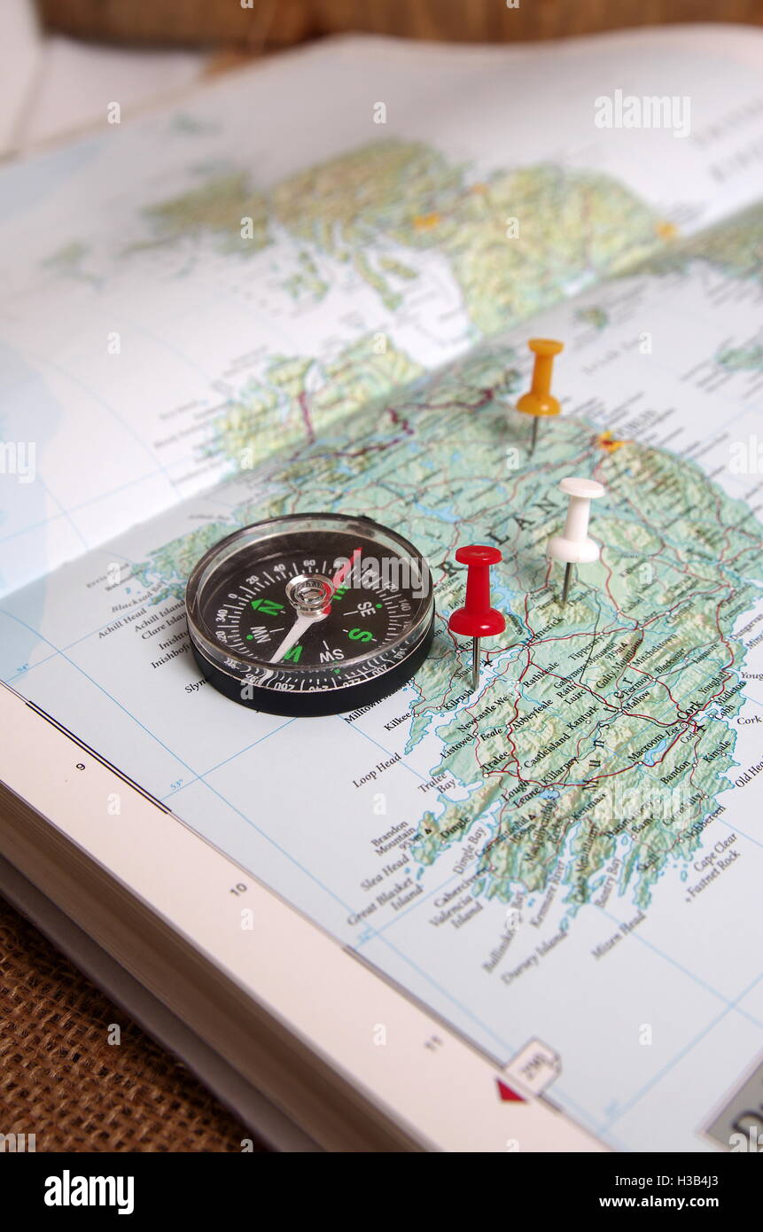 Map pin maps pins hi-res stock photography and images - Alamy