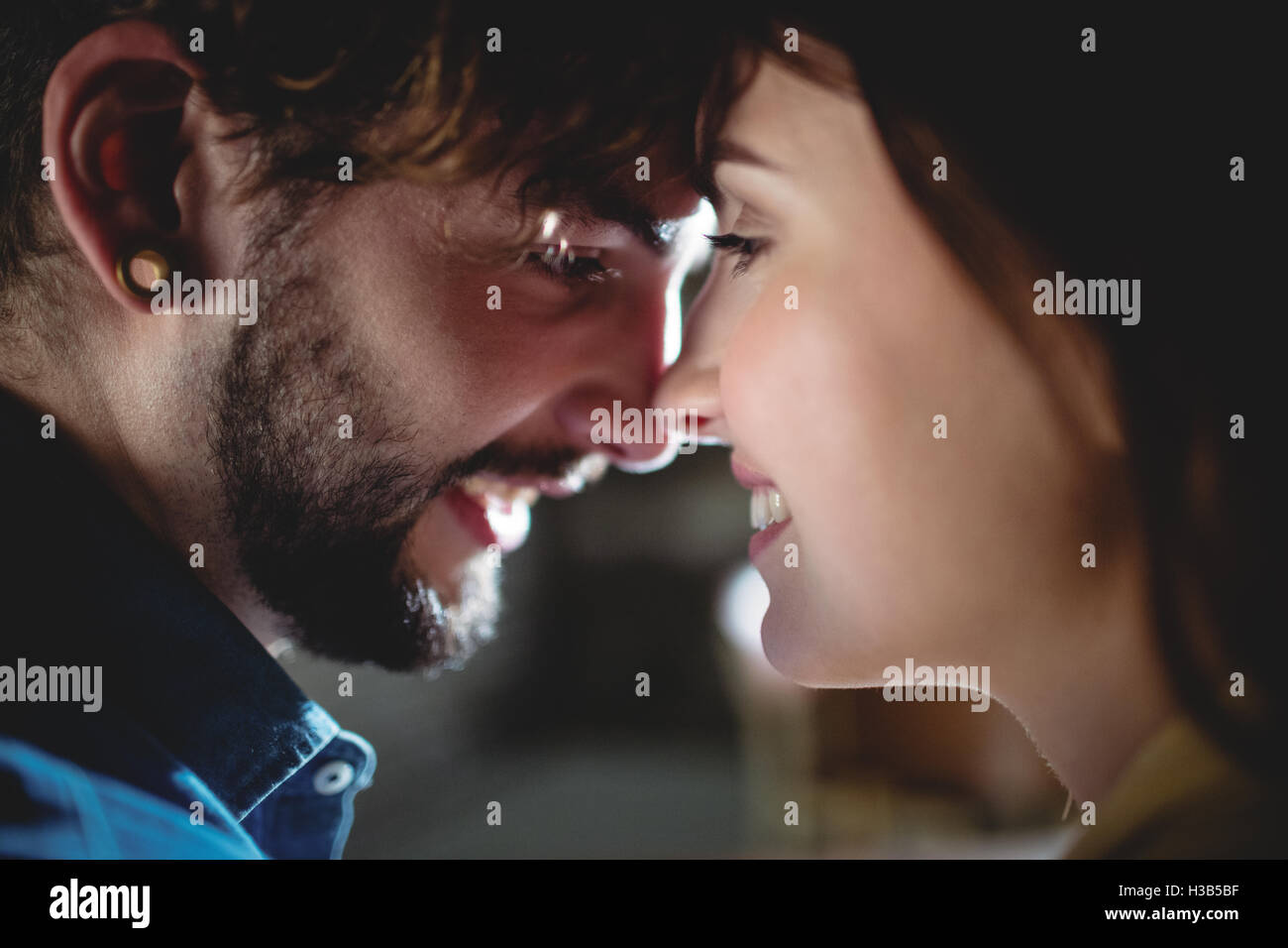 Romantic couple close up hi-res stock photography and images - Alamy