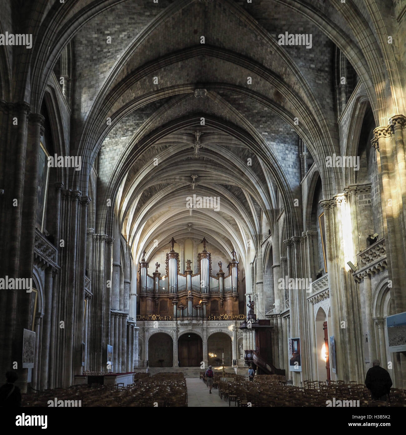 Interior View of the Cathedral of St Andrew in Bordeaux Stock Photo - Alamy