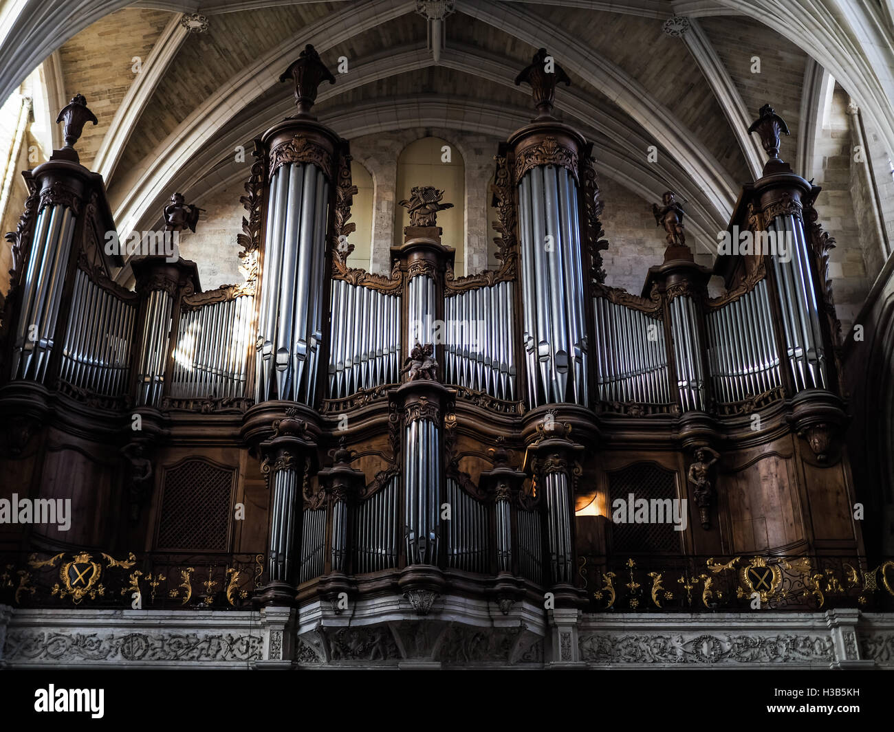 Interior view organ basilica hi-res stock photography and images - Alamy