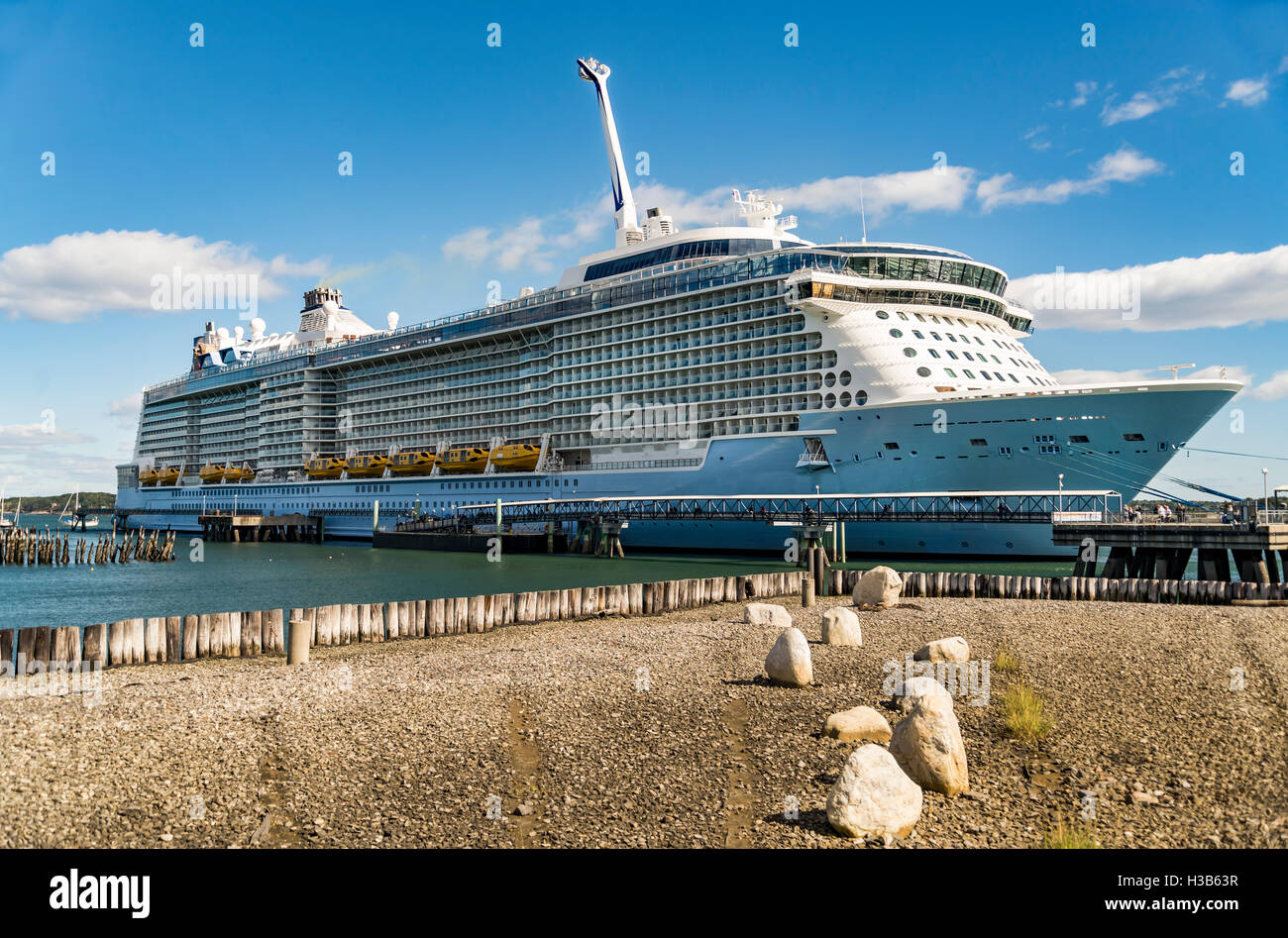 Luxury Cruise Ship Stock Photo - Alamy