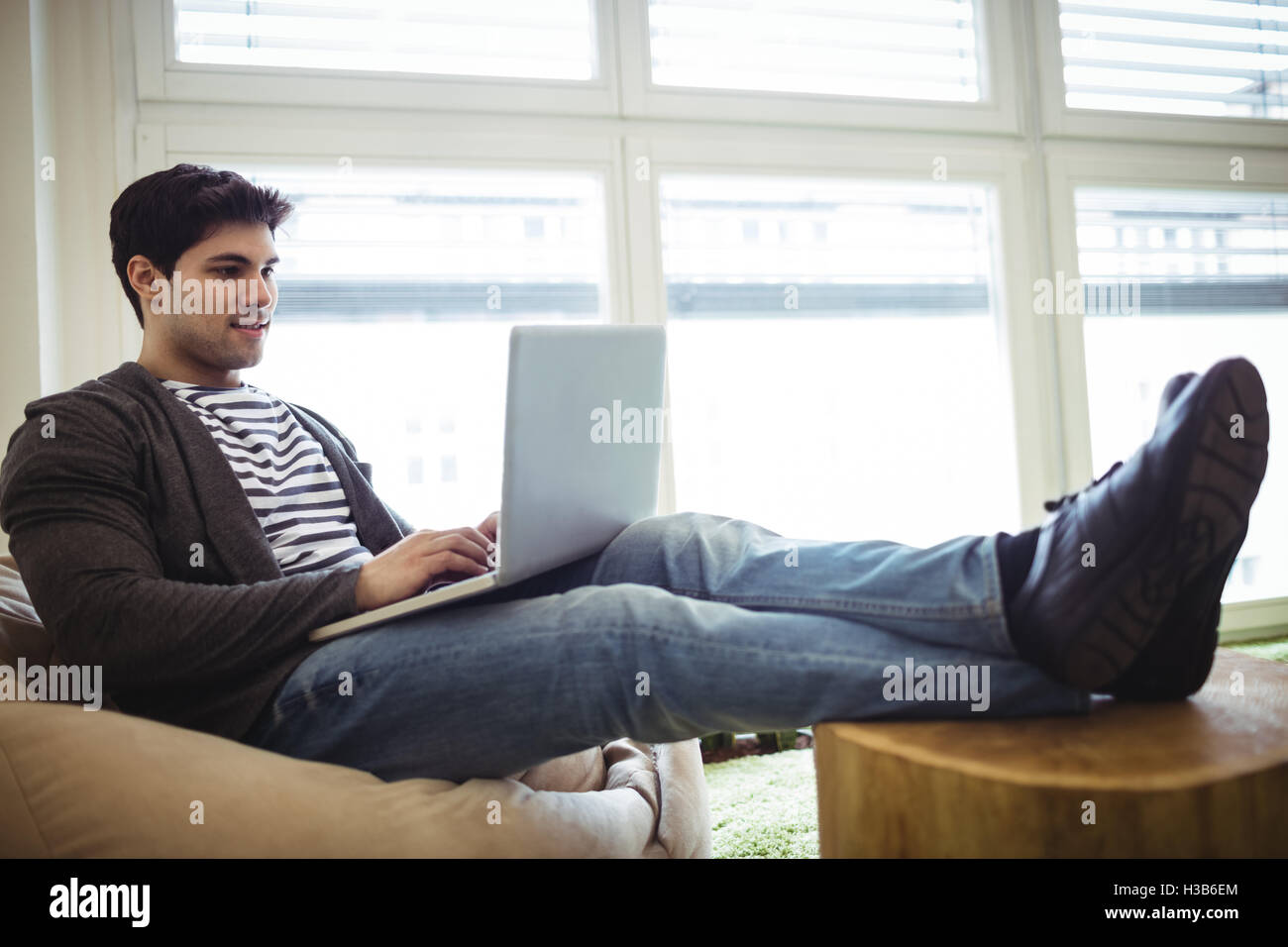 Photo editor hi-res stock photography and images - Alamy