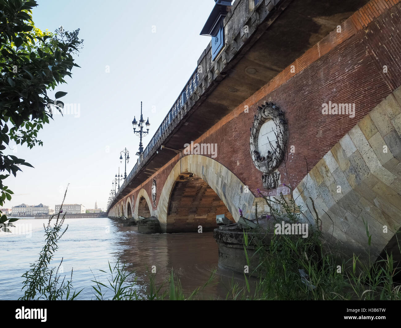 Bridge over the river garonne hi-res stock photography and images - Alamy