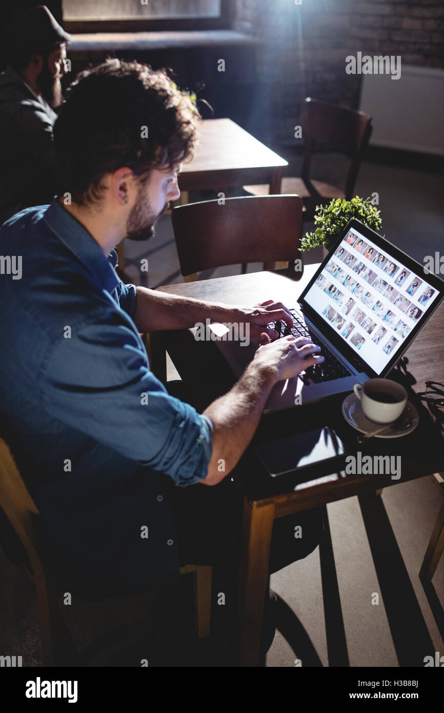 Shop typing hi-res stock photography and images - Alamy