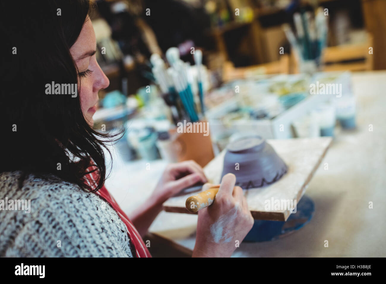 Young woman artist worker hi-res stock photography and images - Alamy