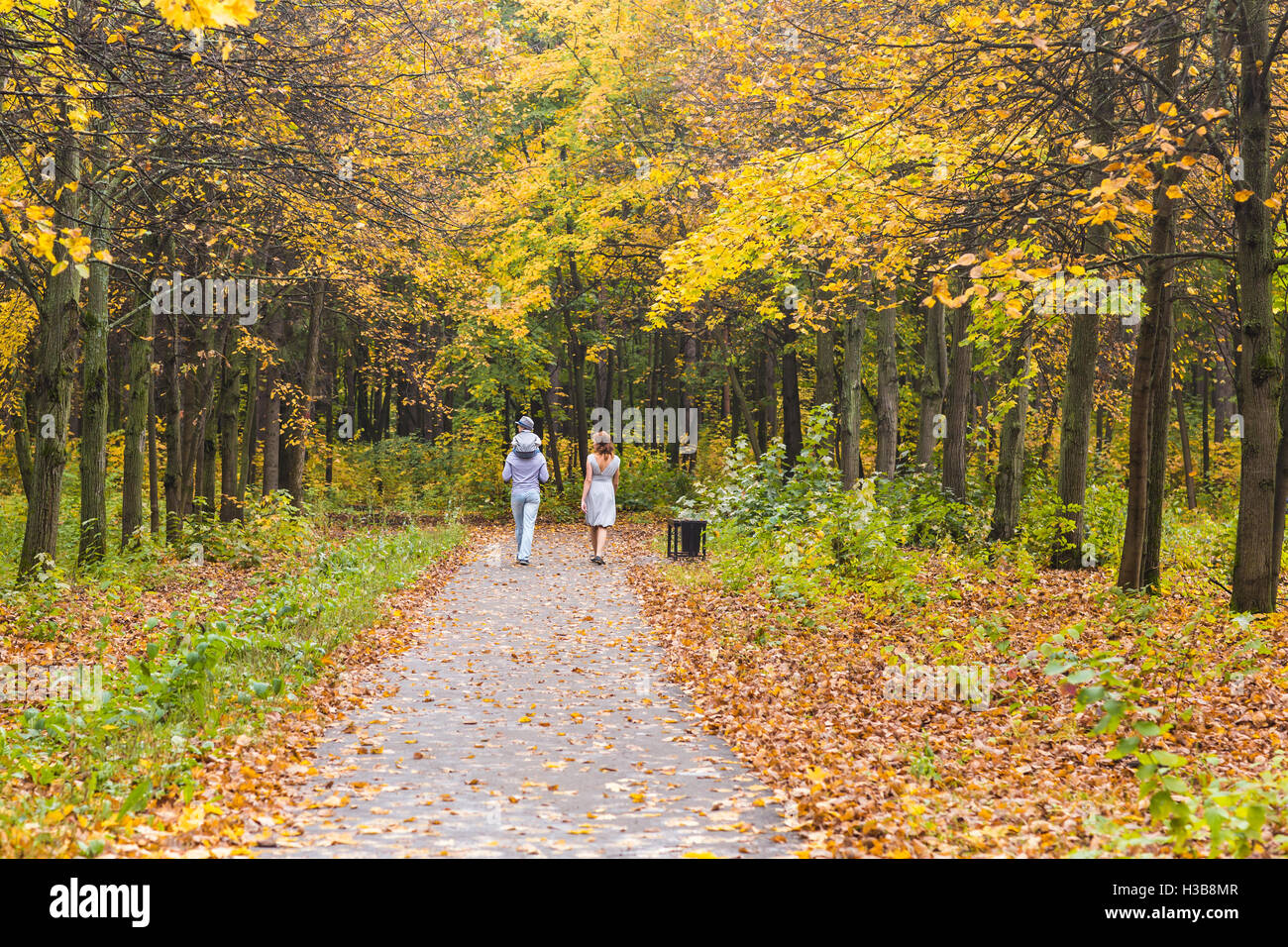 Family On Walk In Countryside Stock Photo - Alamy