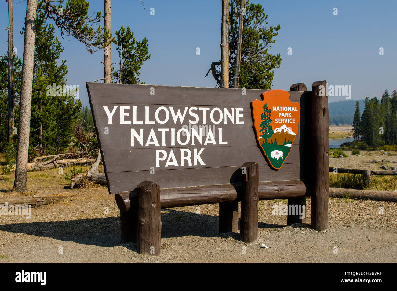 Welcome sign yellowstone hi-res stock photography and images - Alamy