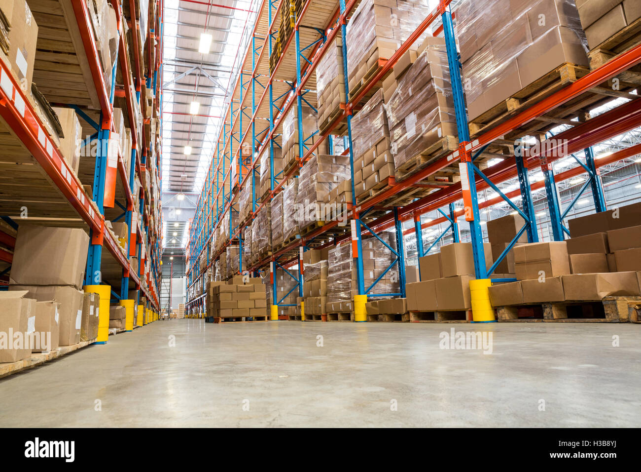 Aisle Industrial Warehouse Storage Shelving Stock Photos & Aisle ...