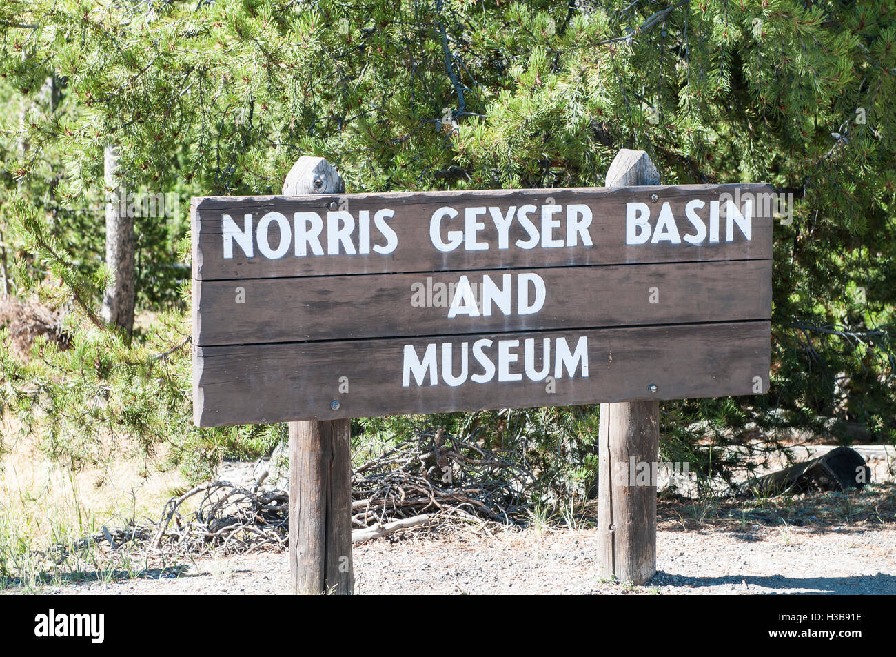 Yellowstone national park sign hi-res stock photography and images - Alamy